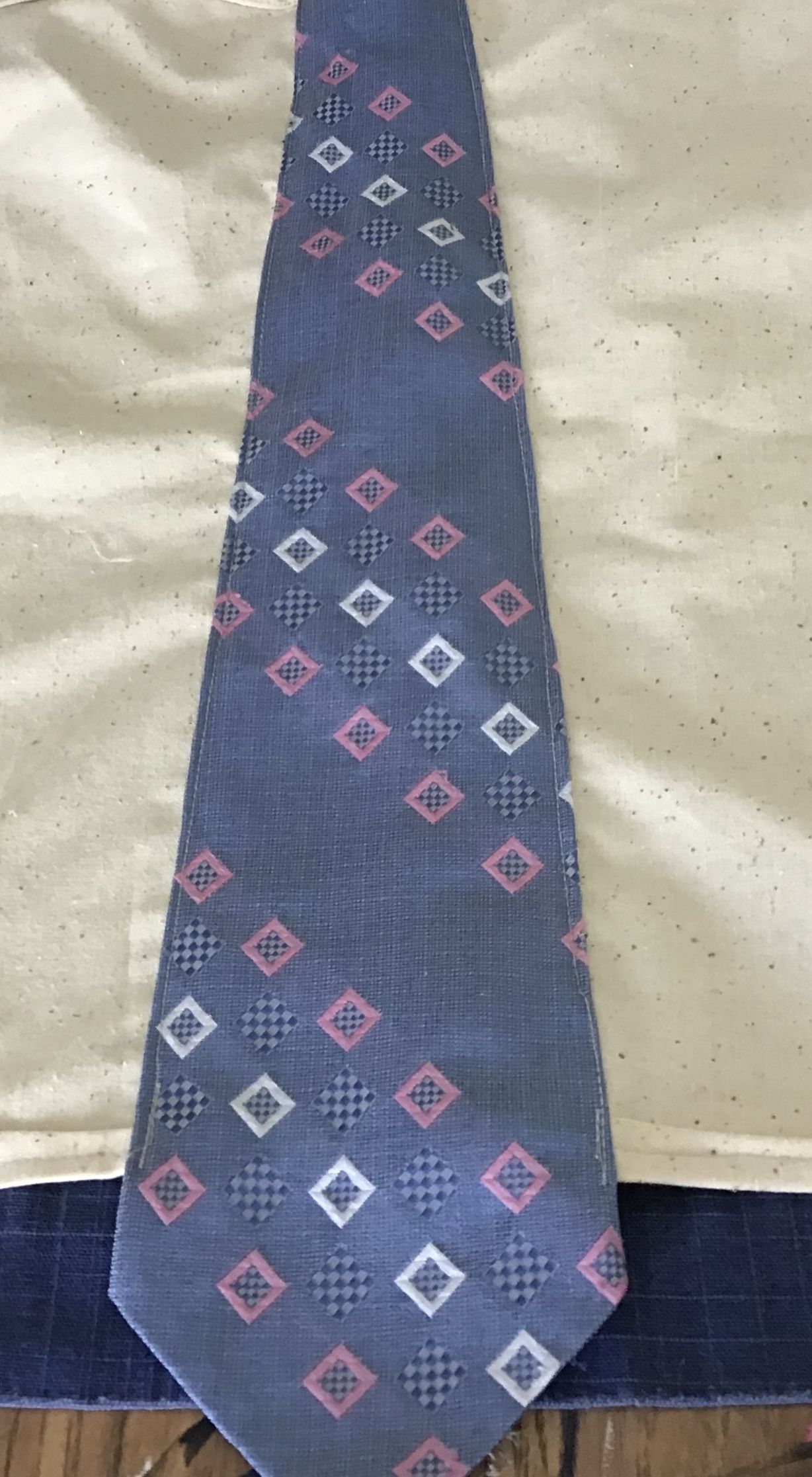 Old Necktie Apron : 13 Steps (with Pictures) - Instructables