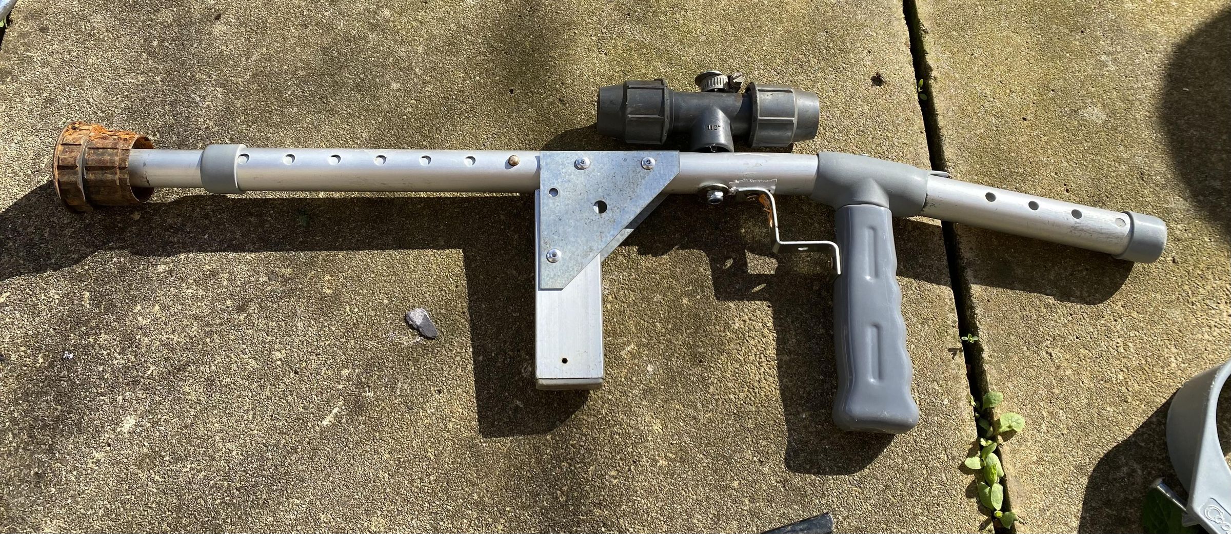 Prop Zombie Gun From Crutch : 7 Steps - Instructables