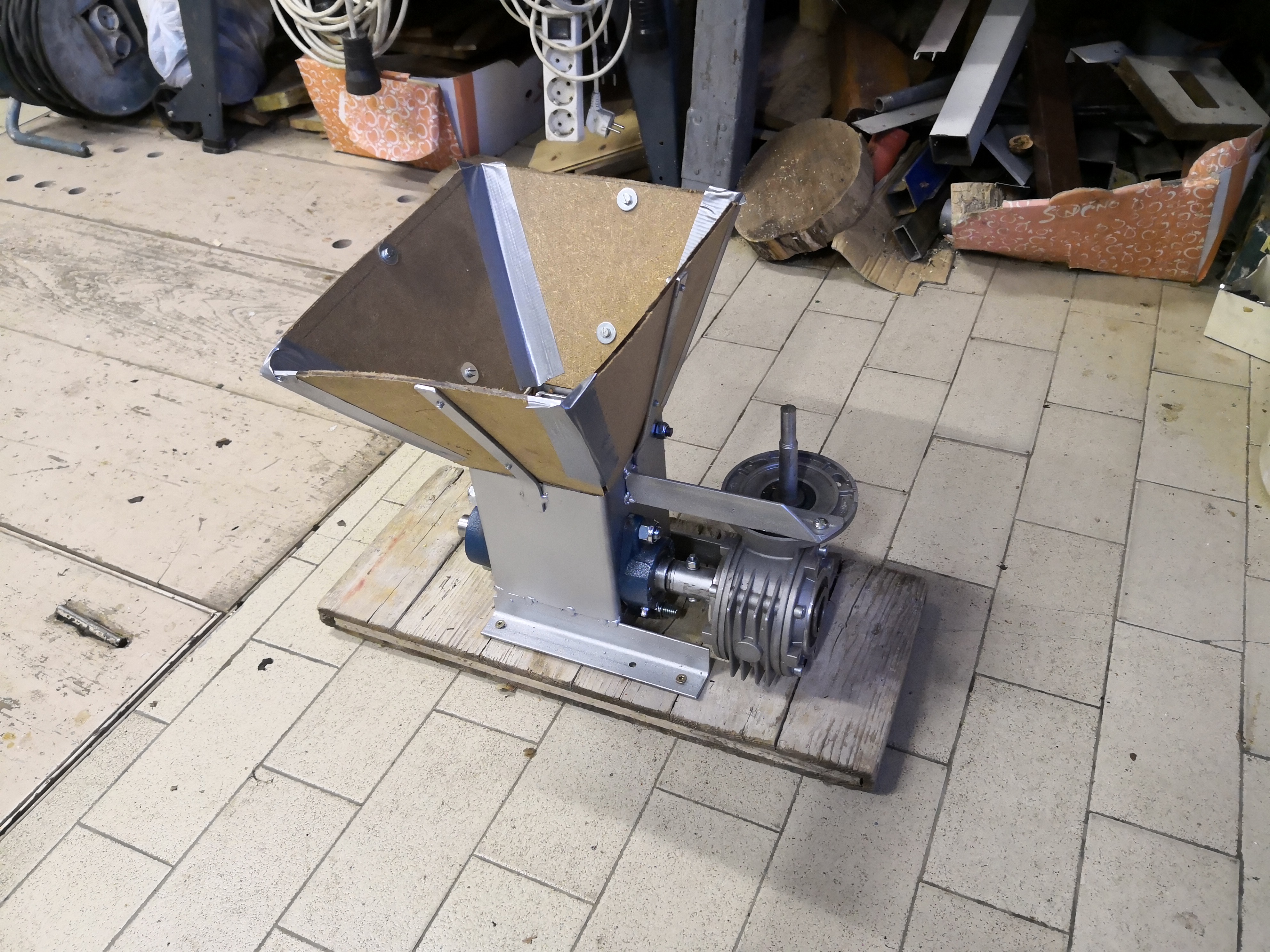 Adjustable Nut Cracking Machine : 6 Steps (with Pictures) - Instructables