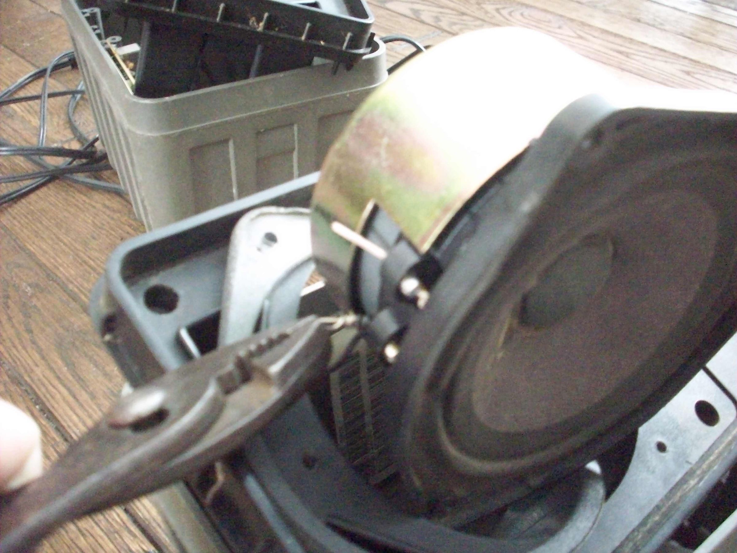 Speaker Box : 10 Steps - Instructables