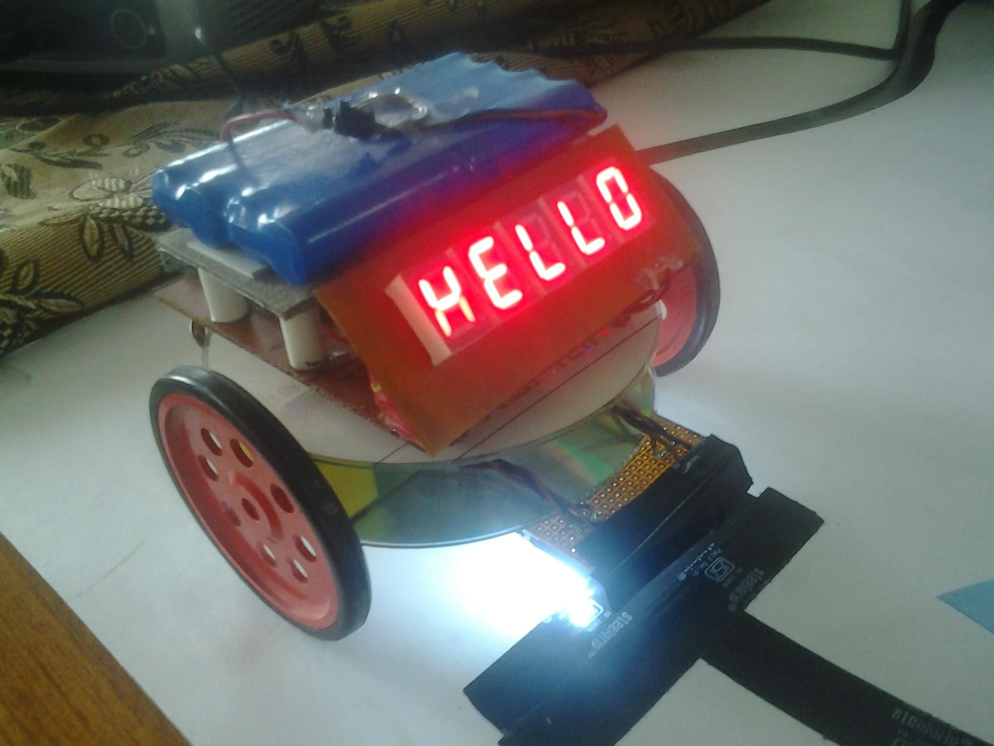 "DIY - THE EXCELLENT LINE TRACER ROBOT WITHOUT MICROCONTROLLER" : 7 ...
