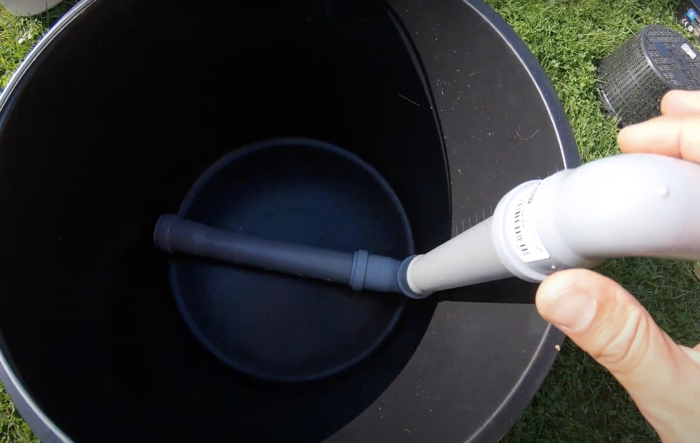 DIY Solar Powered Pond Filter With Skimmer : 4 Steps (with Pictures ...