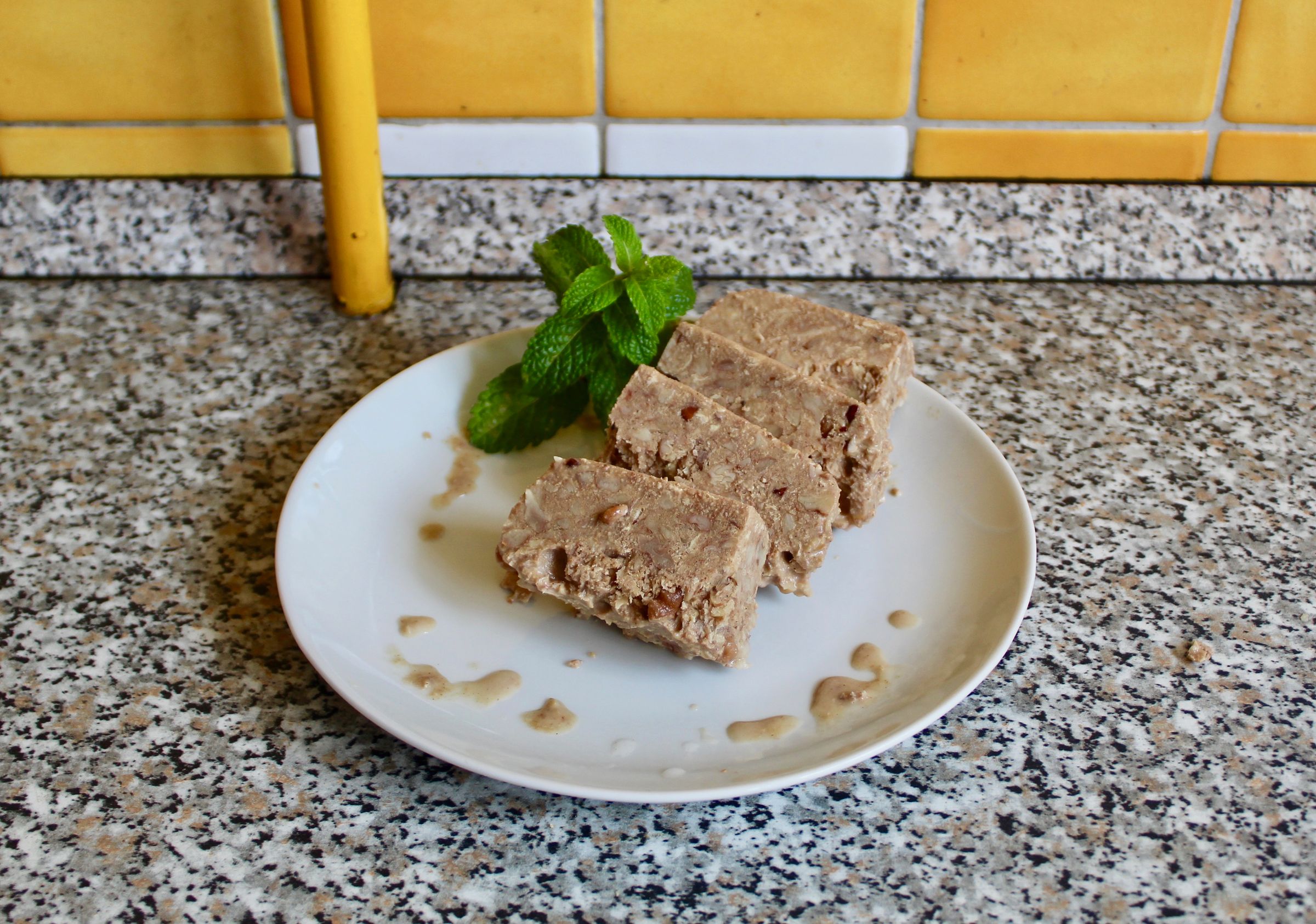 Frozen Walnut Cinnamon Mousse : 5 Steps (with Pictures) - Instructables