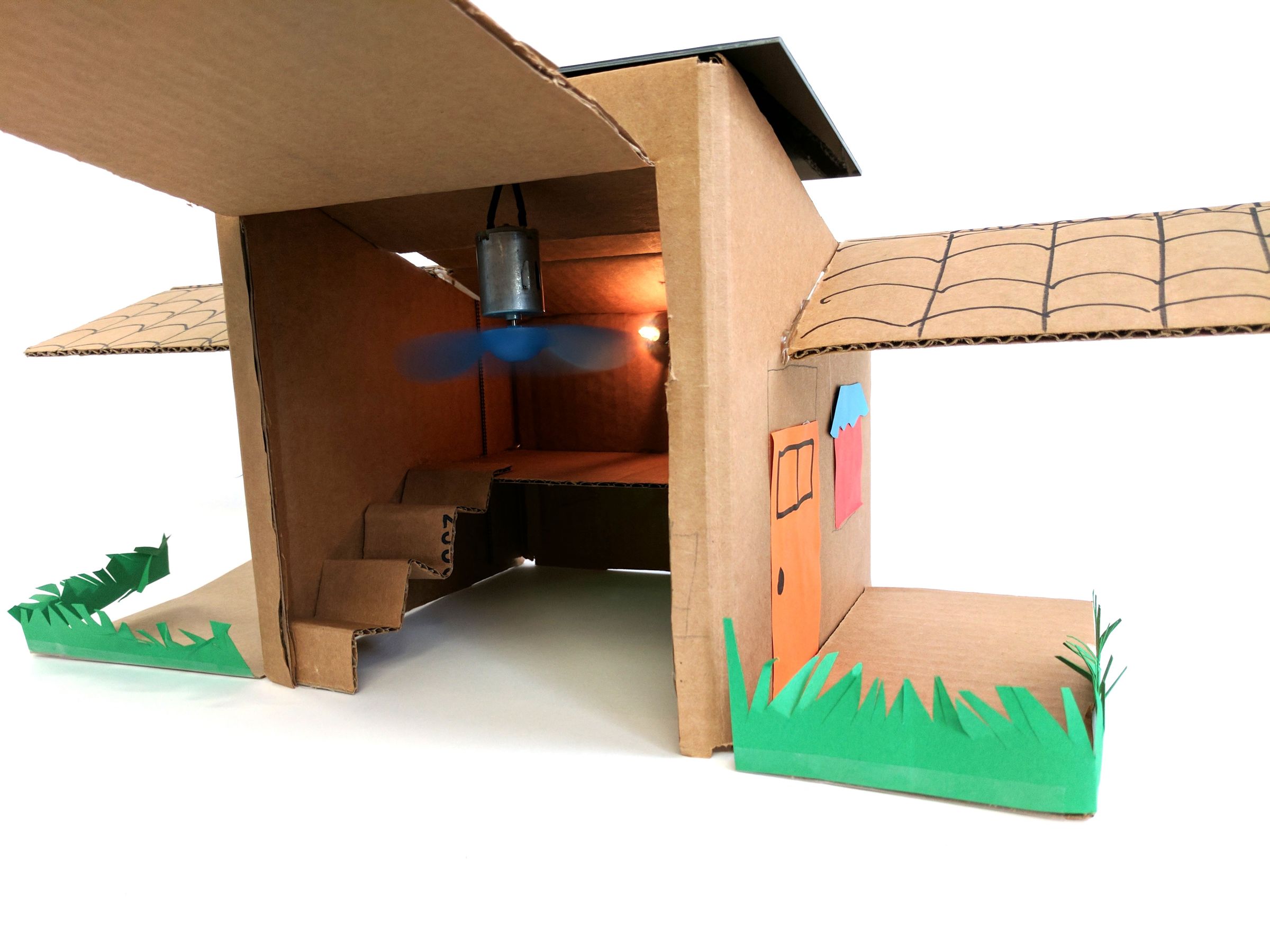 Solar House Model Project