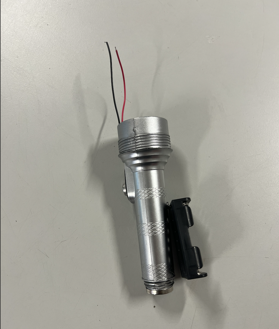 How to Fix a Broken Flashlight : 5 Steps - Instructables