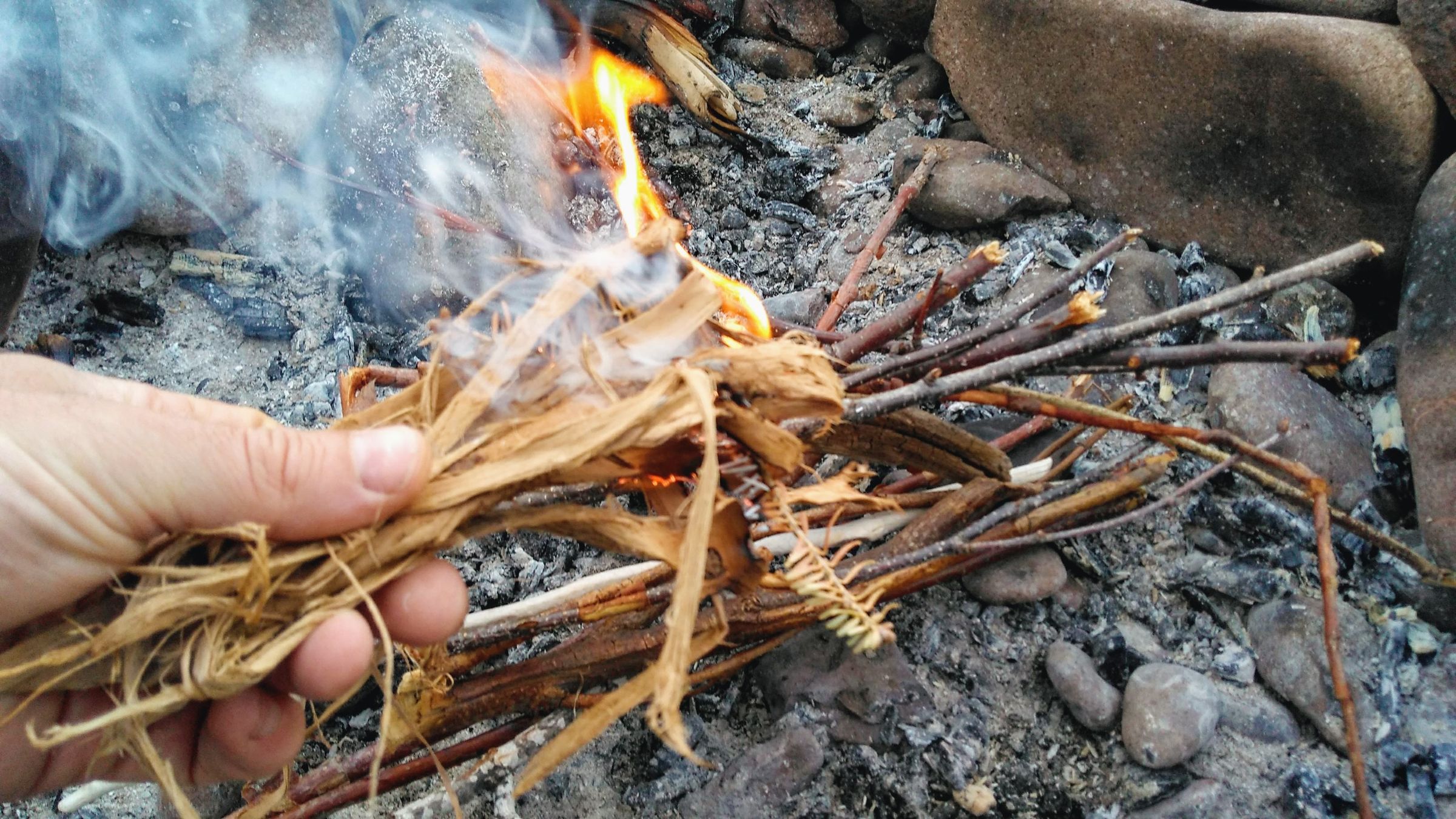 How to Build a Beach Fire : 8 Steps (with Pictures) - Instructables