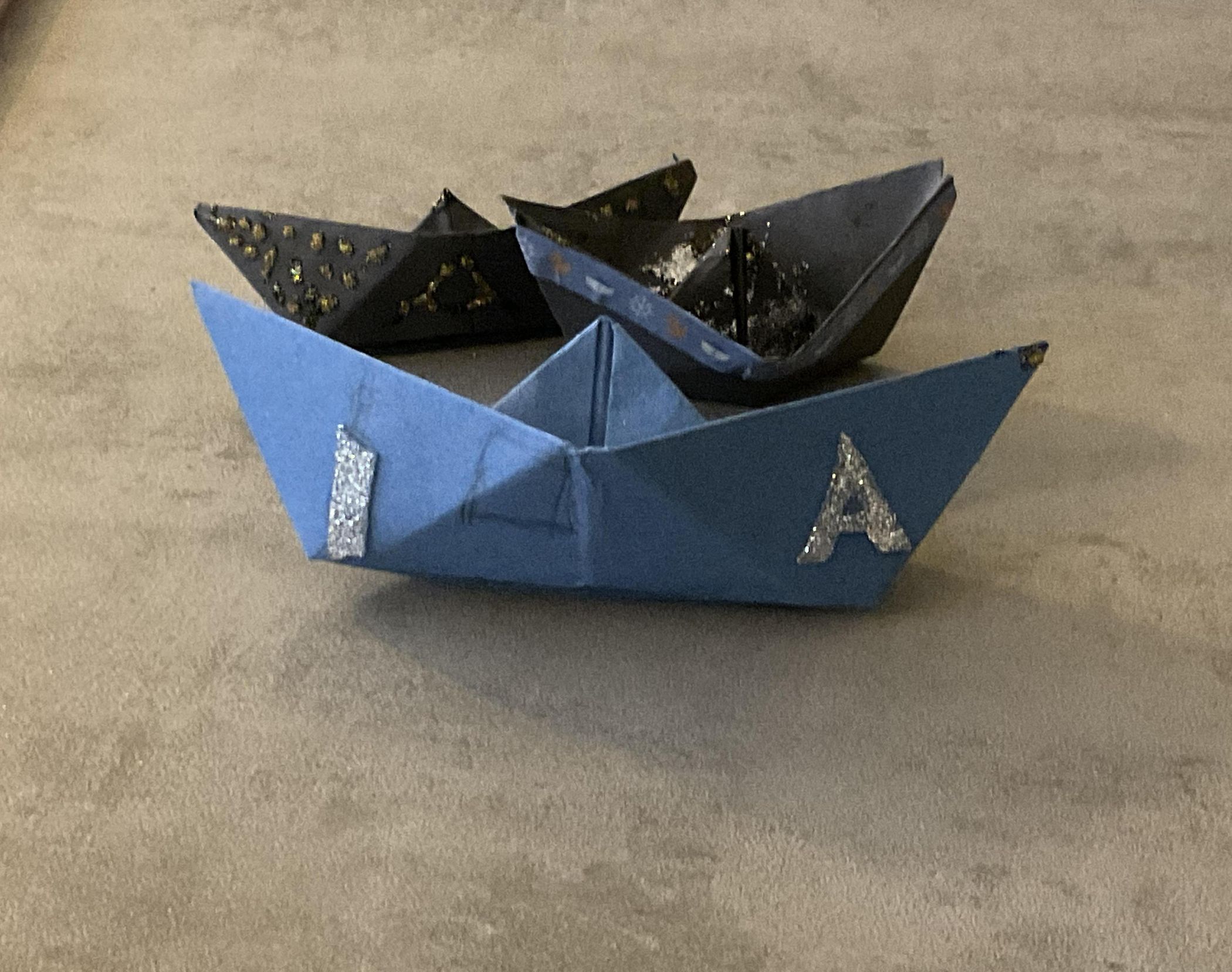 How to Make a Paper Boat : 10 Steps - Instructables