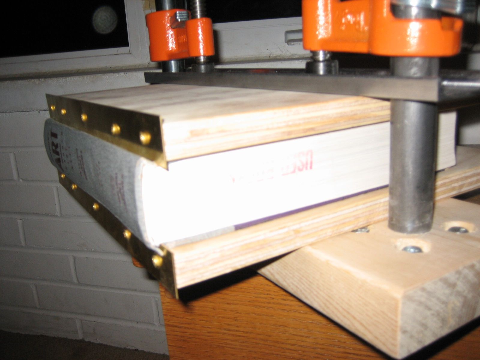 Book Press : 7 Steps (with Pictures) - Instructables