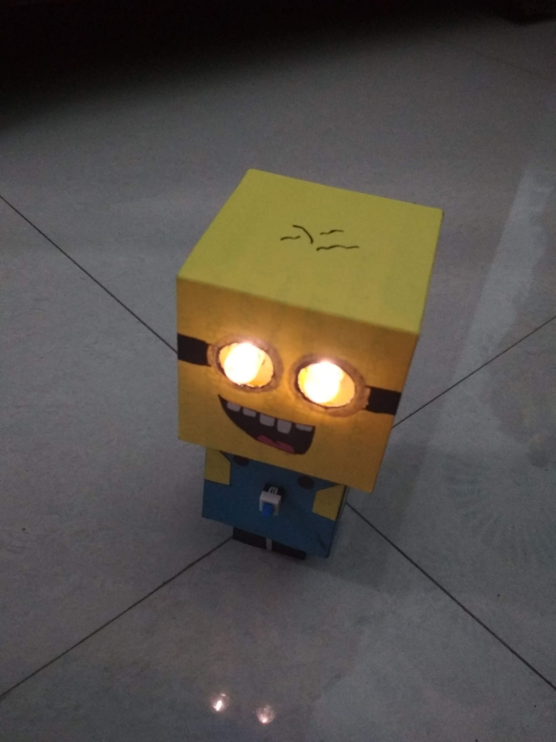 Minion Cubecraft Toy (A Flashlight Toy) : 4 Steps - Instructables