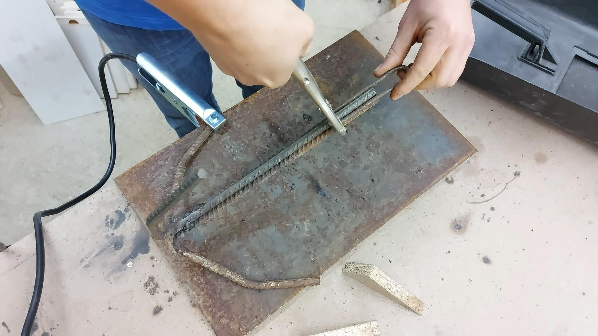 Grappling Hook From Construction Rebar : 4 Steps (with Pictures ...