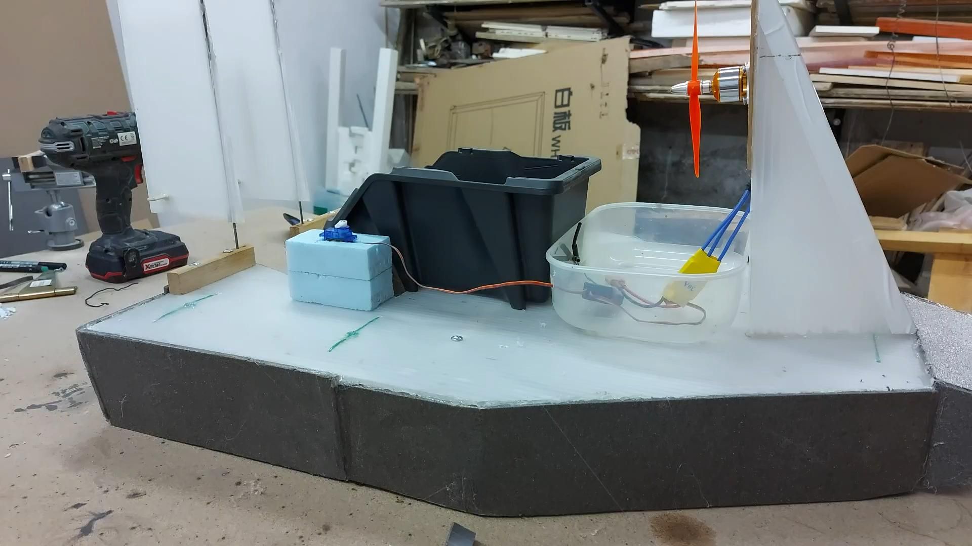 Building an RC Feeder Airboat for Fishing : 11 Steps (with Pictures ...