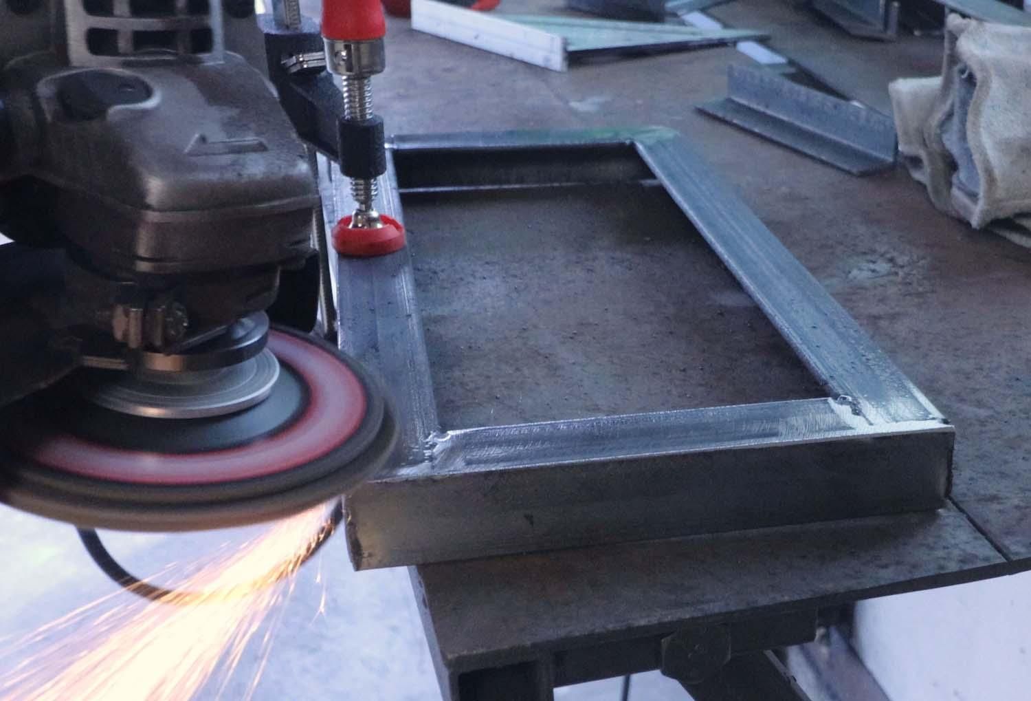 Wall-Mount Shelf for Flux-Core Welding Machine : 10 Steps (with ...