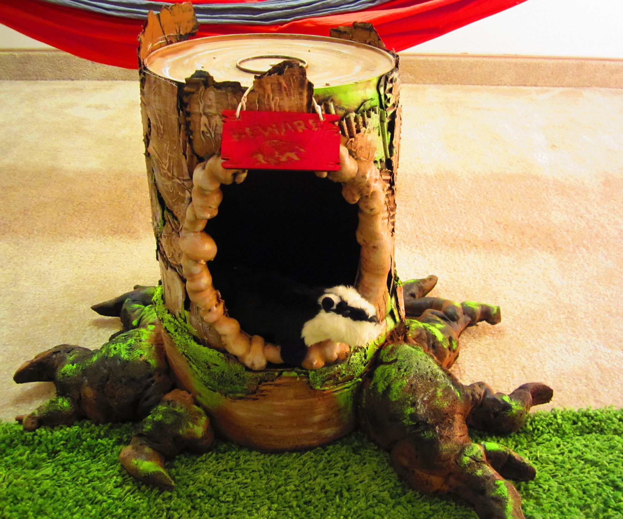 Thrifty Bucket Tree Stump : 6 Steps (with Pictures) - Instructables
