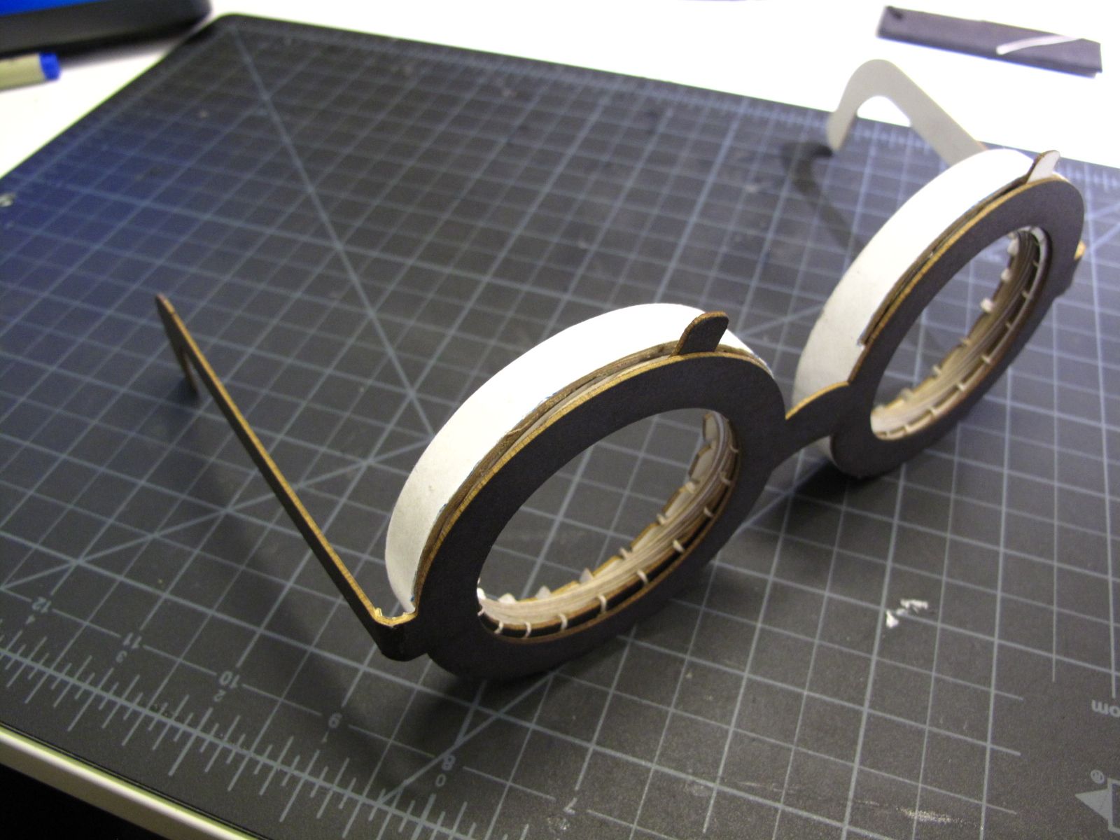 Paper Iris Glasses : 7 Steps (with Pictures) - Instructables