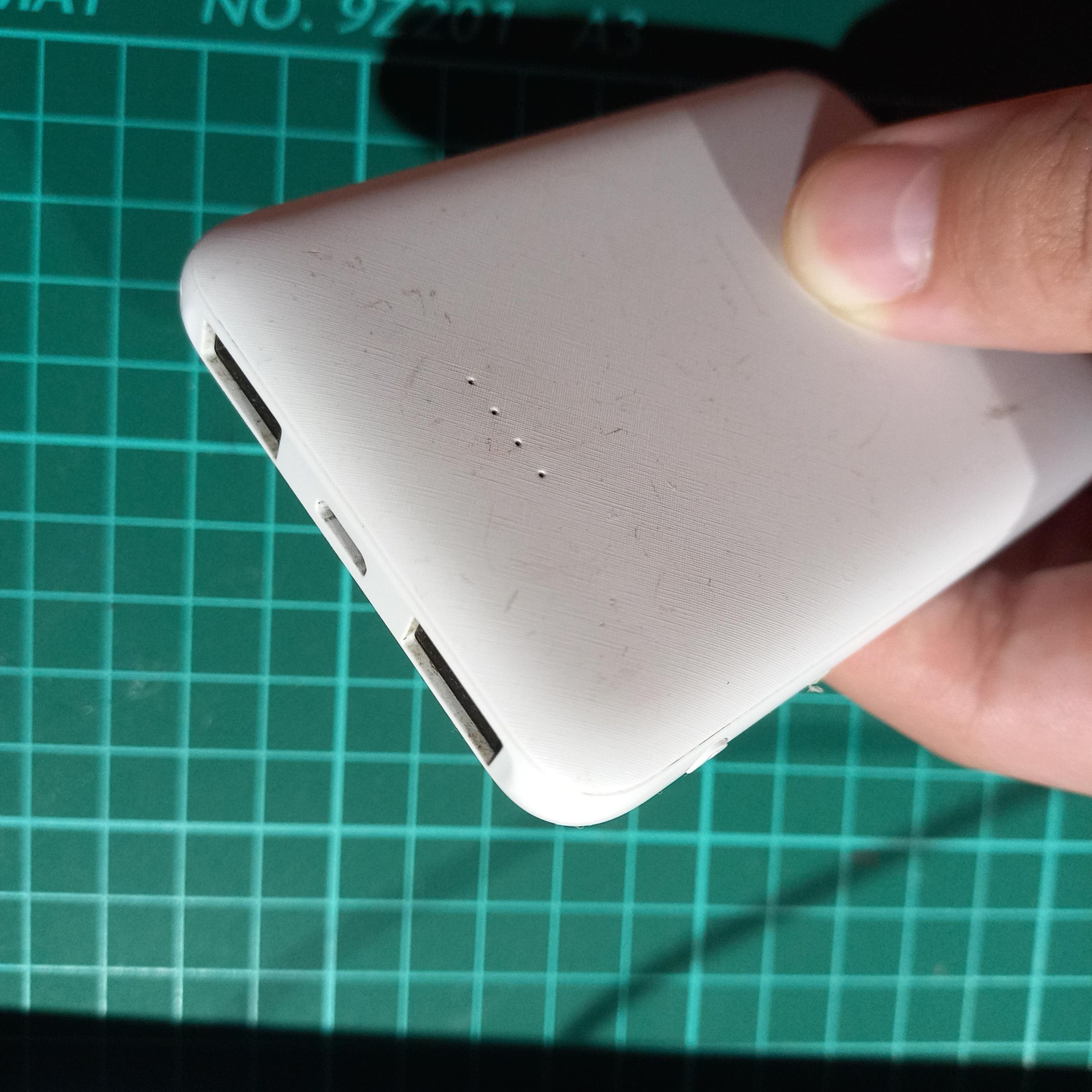 Build Your Own Retro Game Console in the Shape of a Vintage Portable TV ...