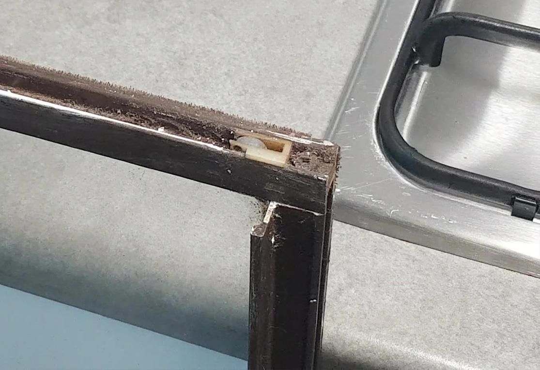 Fixing Sliding Aluminium Windows : 5 Steps (with Pictures) - Instructables