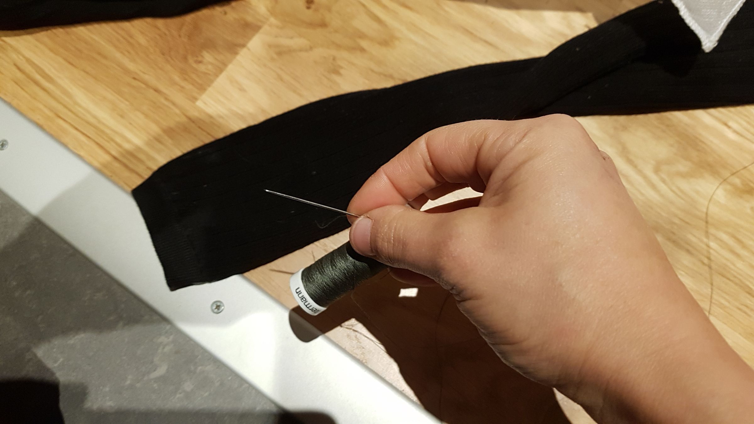 Easy Spider Costume : 6 Steps - Instructables