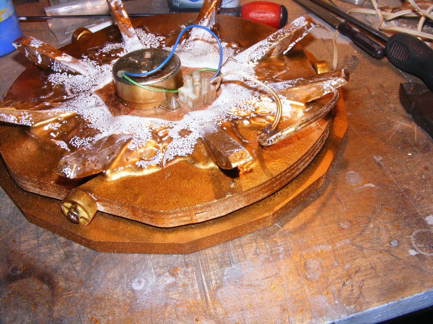 Lazy Susan Motorized Robot Style : 14 Steps (with Pictures) - Instructables