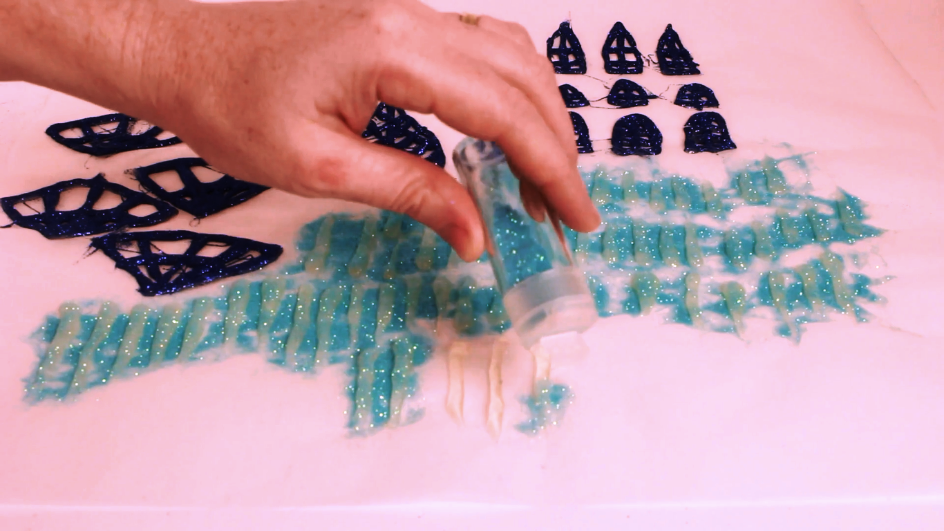 DIY Frozen Castle Using Plastic Bottles and Hot Glue : 5 Steps (with ...