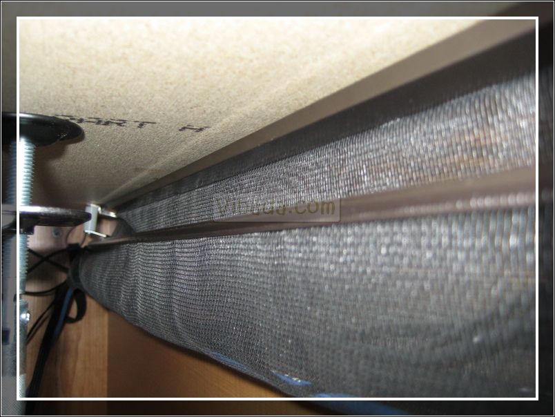 Under Table Wire Management for Computer Desks : 5 Steps - Instructables