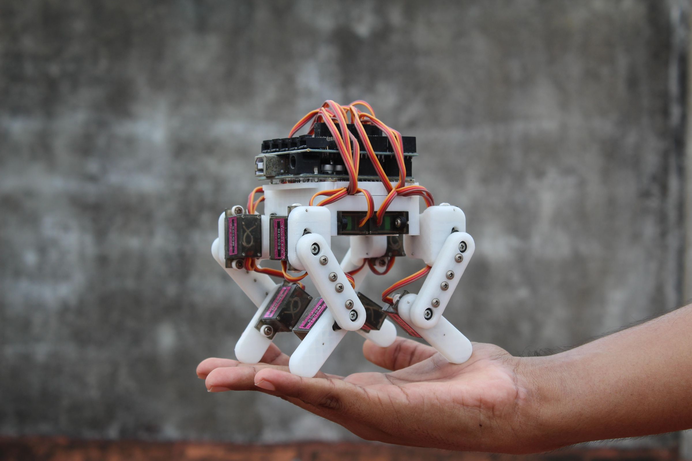 Arduino Powered Micro Quadruped : 13 Steps (with Pictures) - Instructables