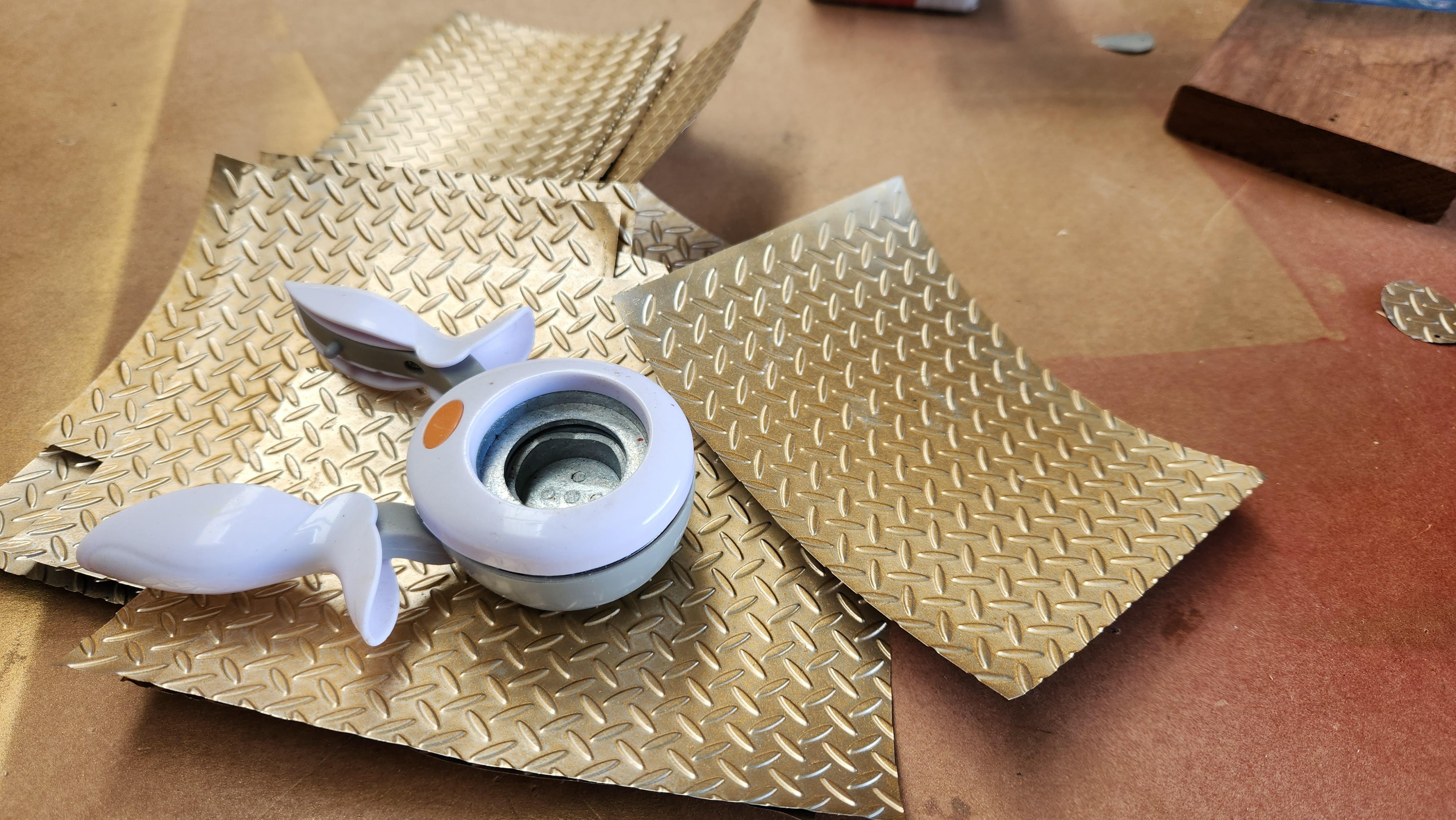 Moving Wall Art Made From Recycled Soda Cans : 11 Steps (with Pictures) - Instructables