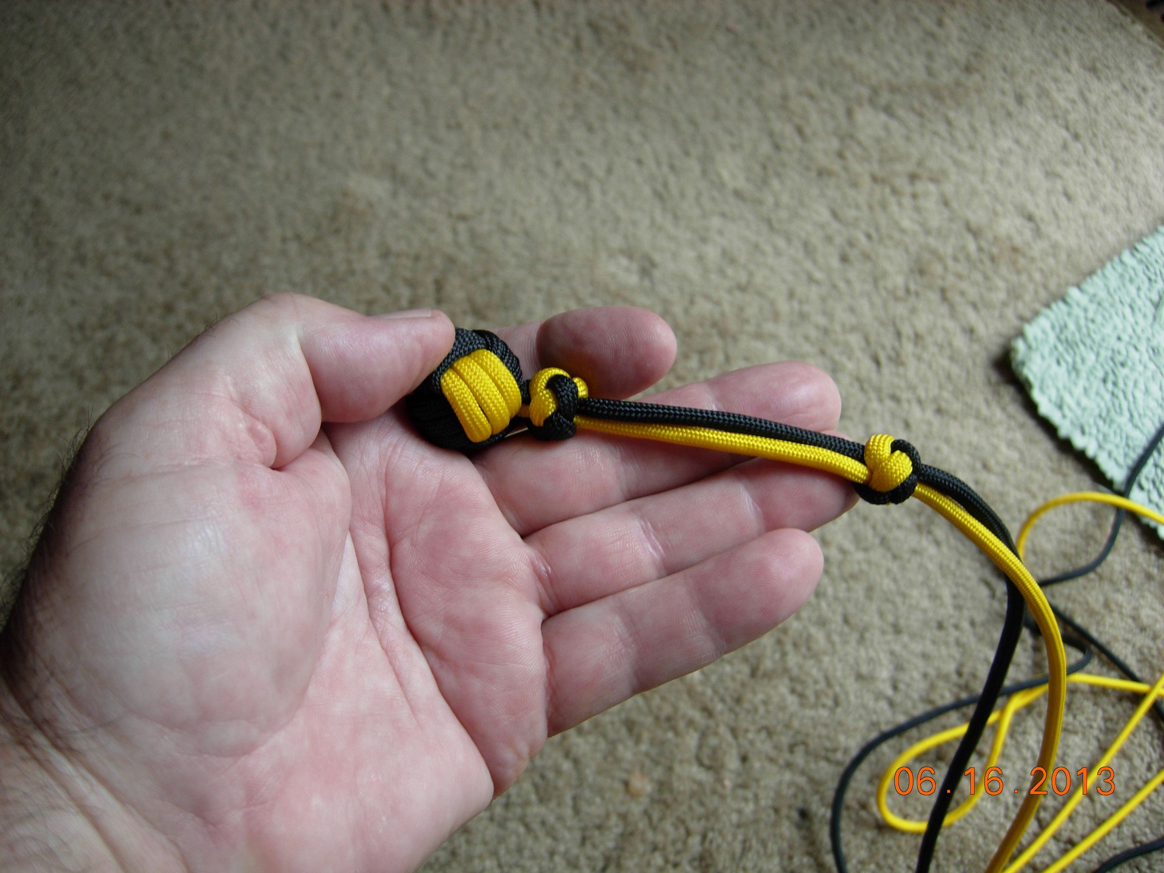 Two Color Monkey Fist Key Fob : 6 Steps - Instructables