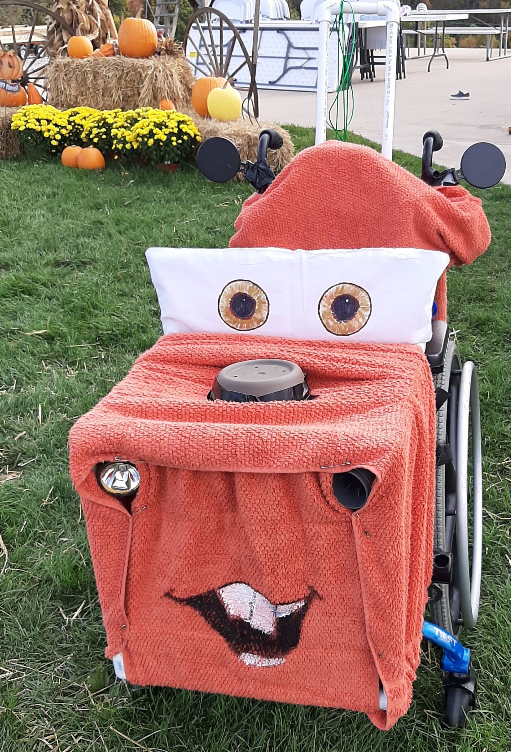 Tow Mater Costume for a Wheelchair : 6 Steps (with Pictures ...