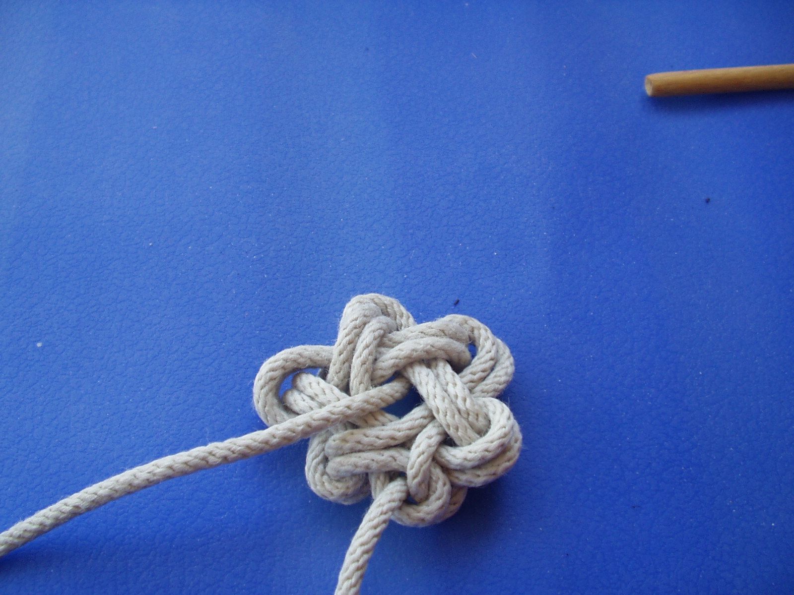 Single Strand Star Knot : 16 Steps - Instructables
