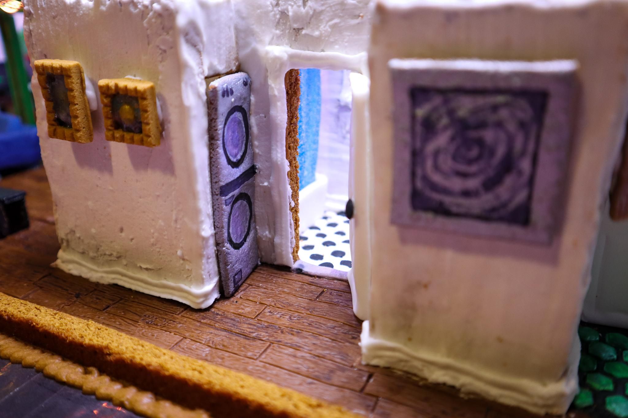 Food Art Tips for Makers - Epic Gingerbread Condo : 22 Steps (with ...