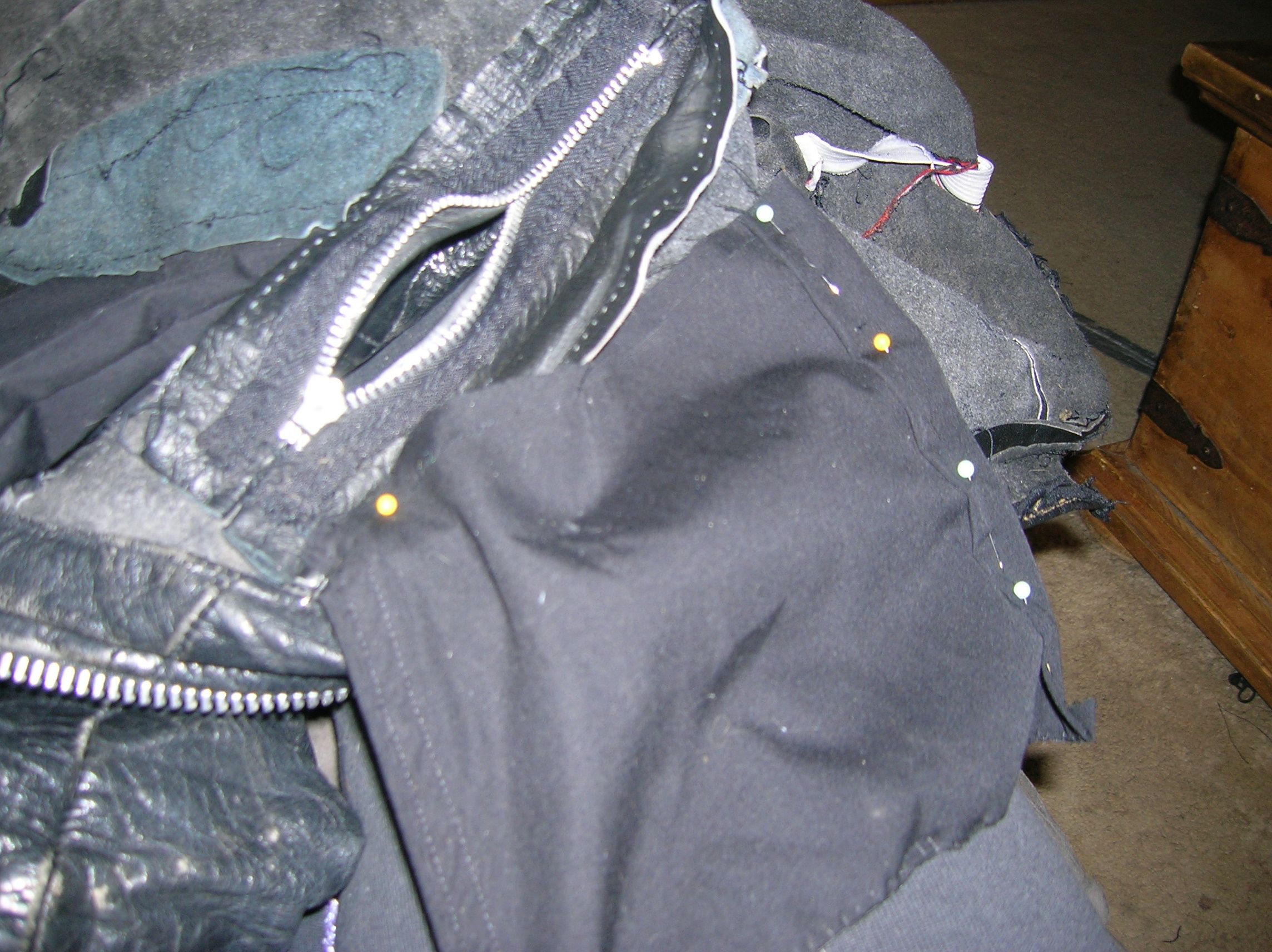 How to Repair a Leather Jacket by Hand : 6 Steps - Instructables