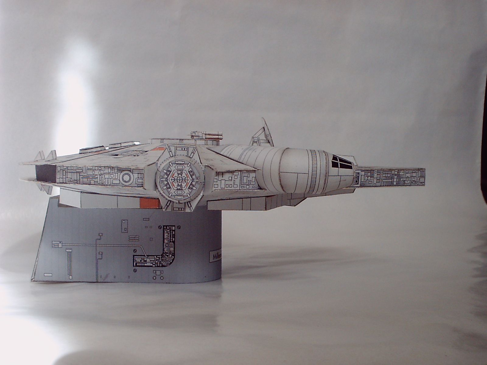 Papercraft (star Wars and Battlestar Galactica) : 5 Steps - Instructables
