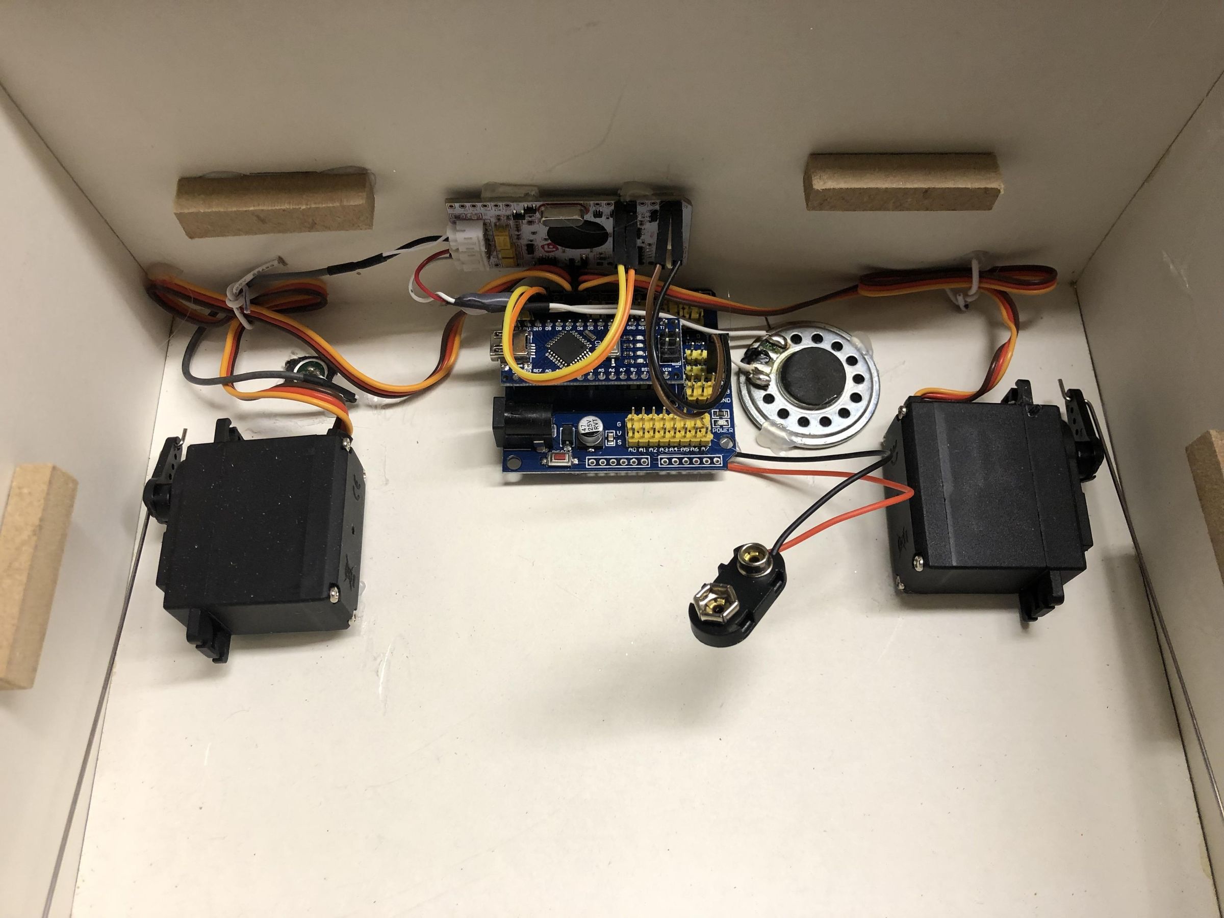 Arduino Secret Stash Chocolate Box With Easyvr3 and Servos : 5 Steps ...