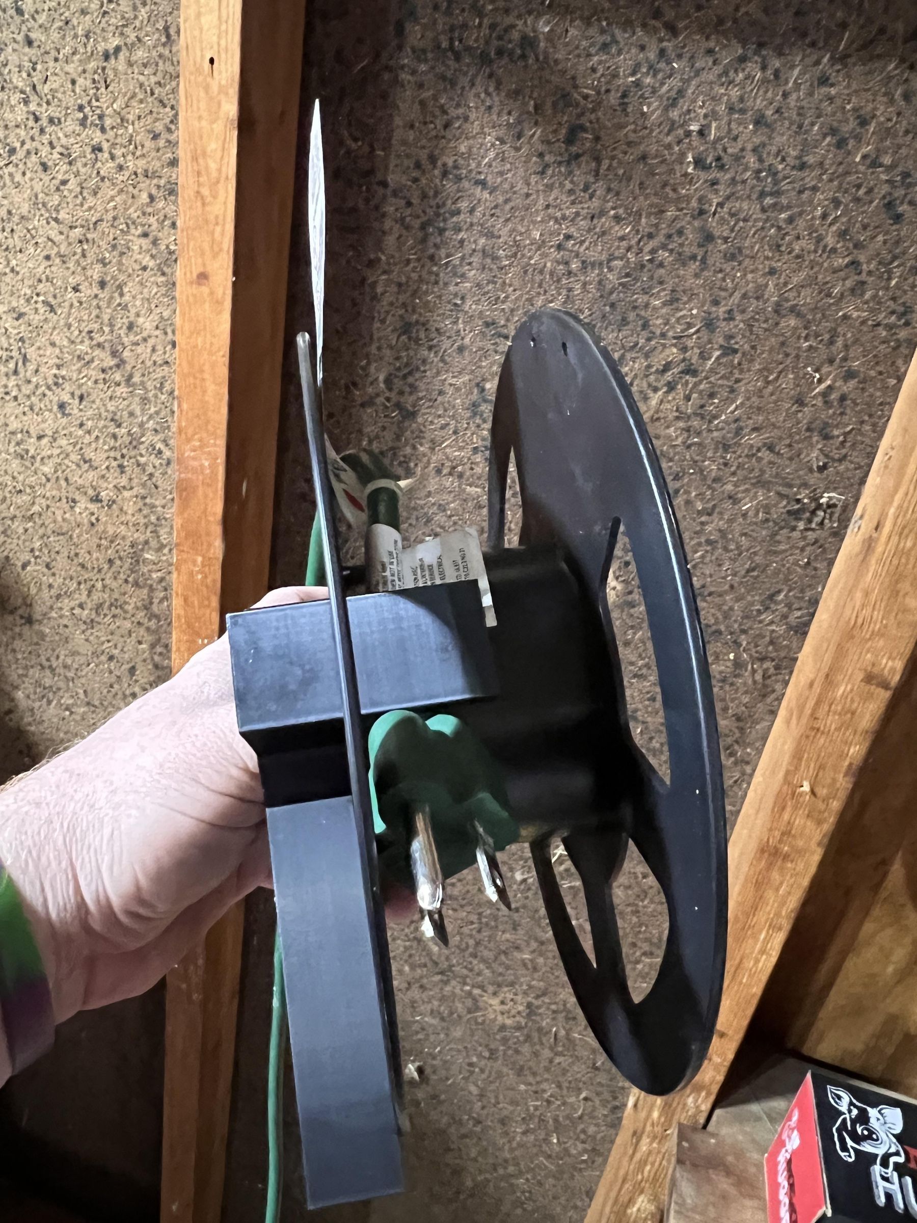 Extension Cord Rolling and Storage System Using Old Filament Spools : 6 ...