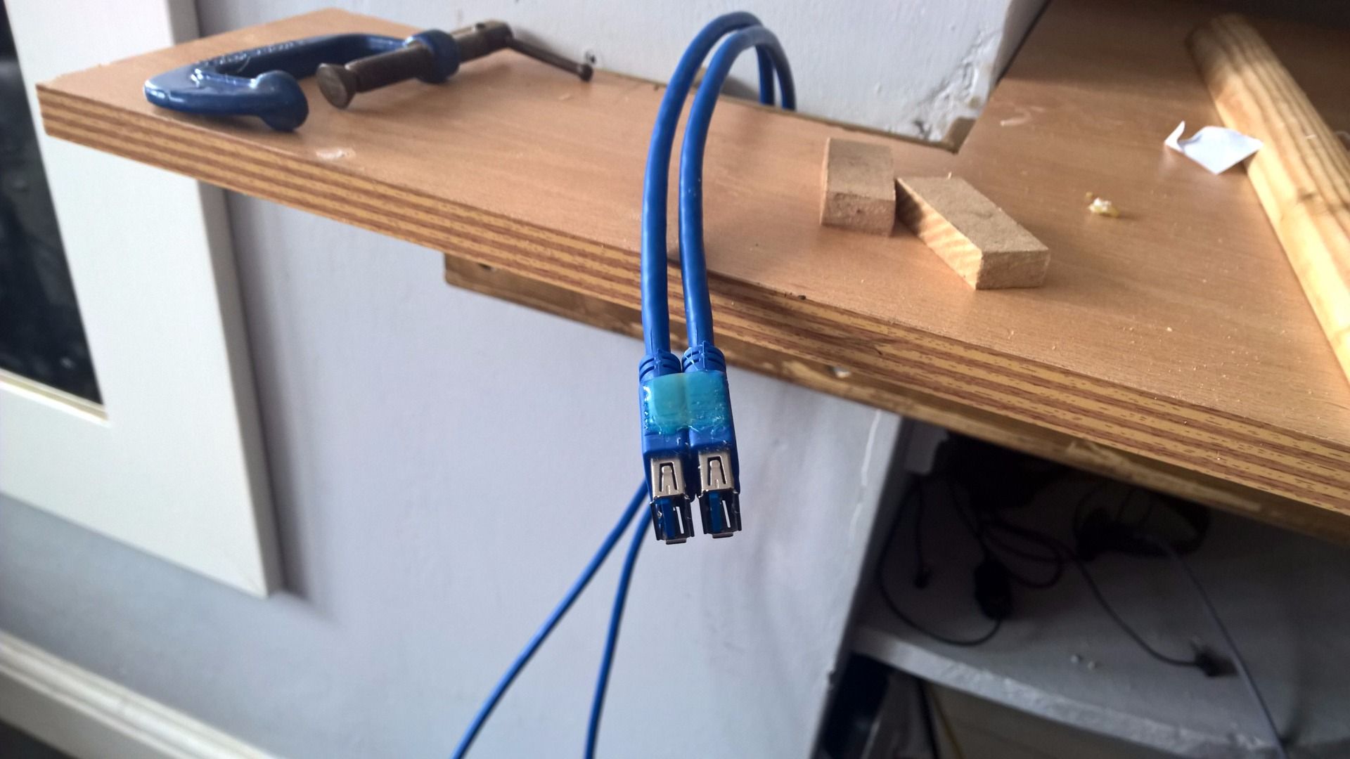 Secret Storage Floating Desk : 18 Steps (with Pictures) - Instructables