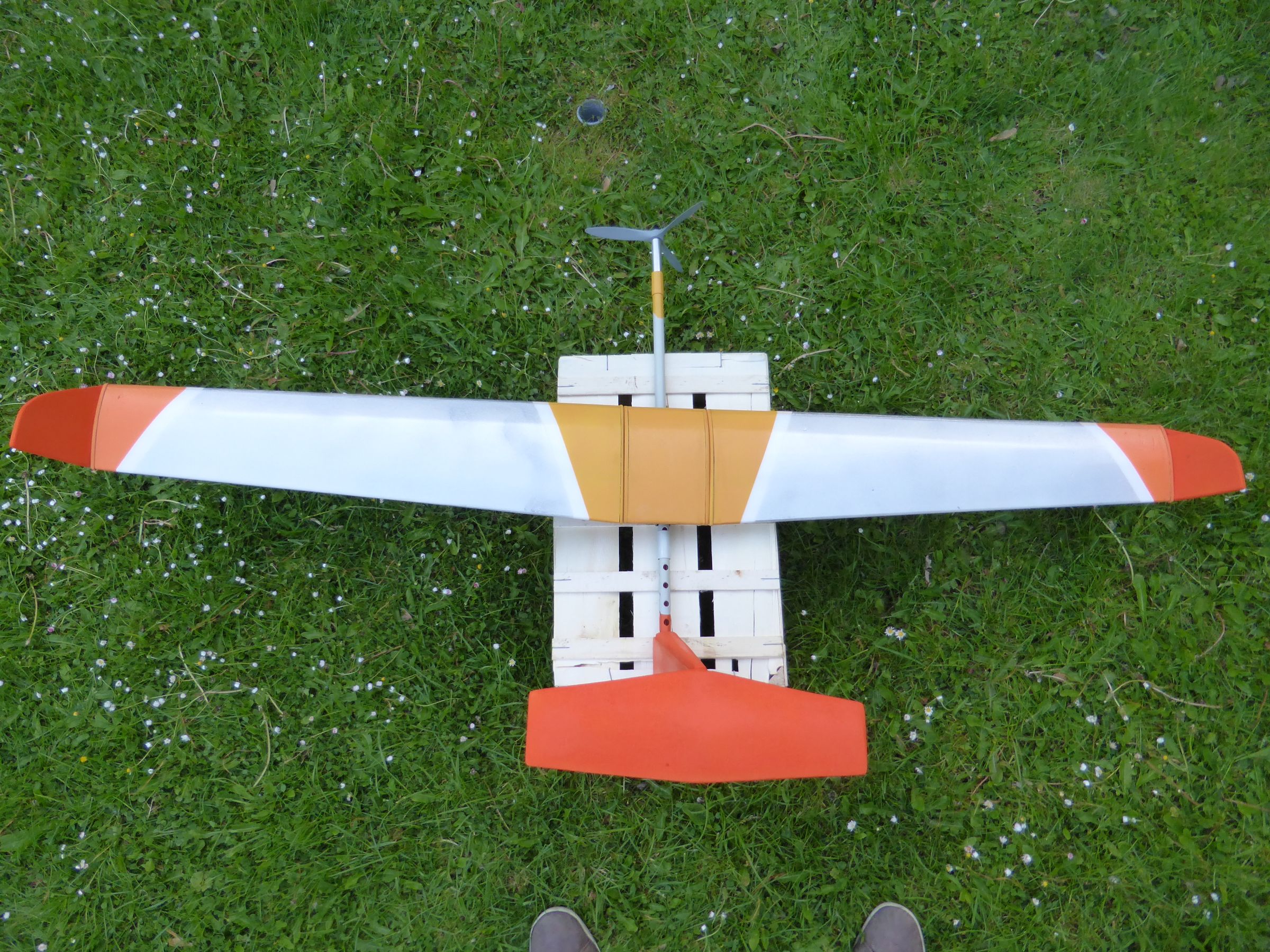 Rubber Band Airplane : 5 Steps (with Pictures) - Instructables