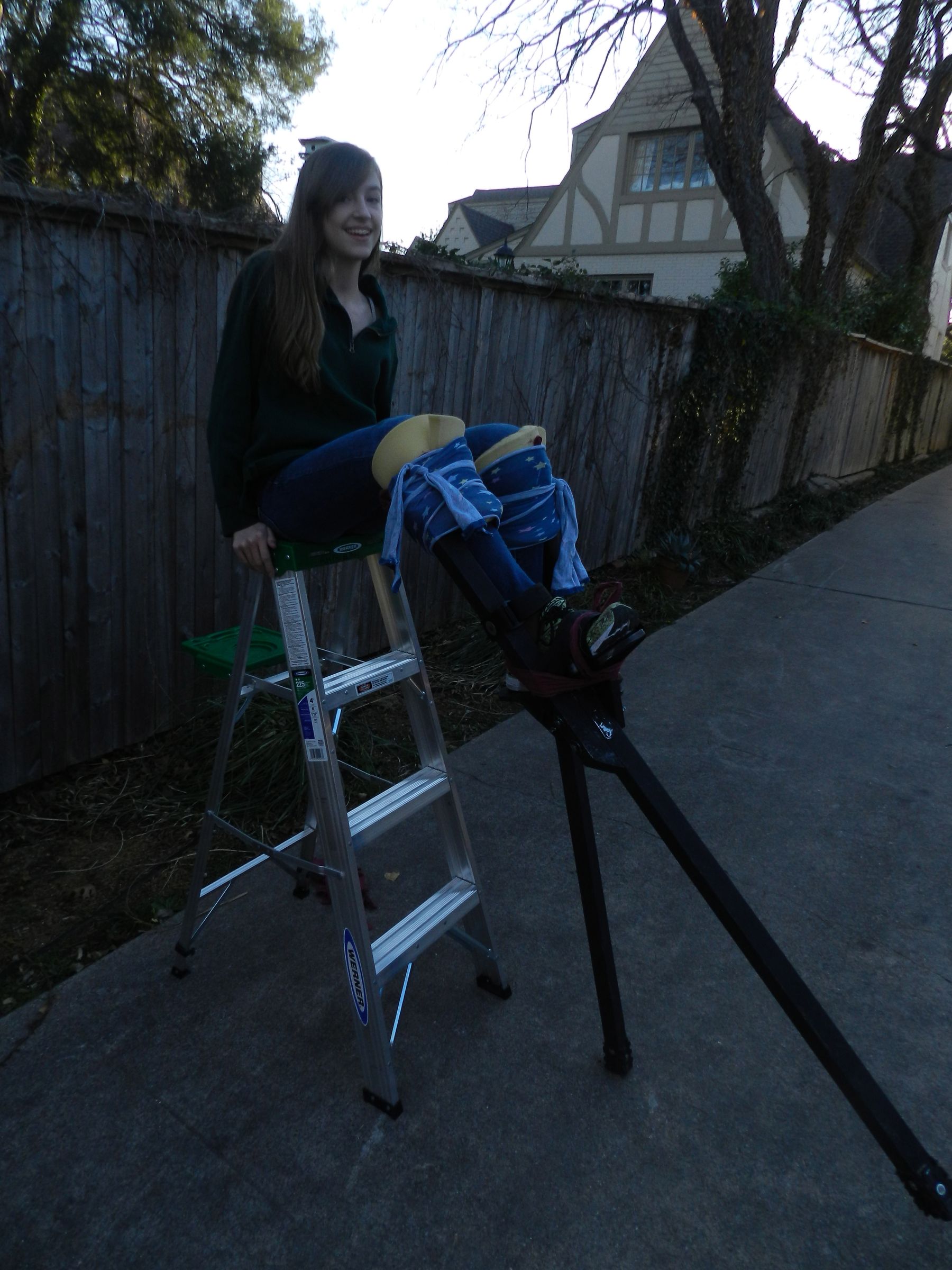 How to Walk on Stilts : 7 Steps (with Pictures) - Instructables