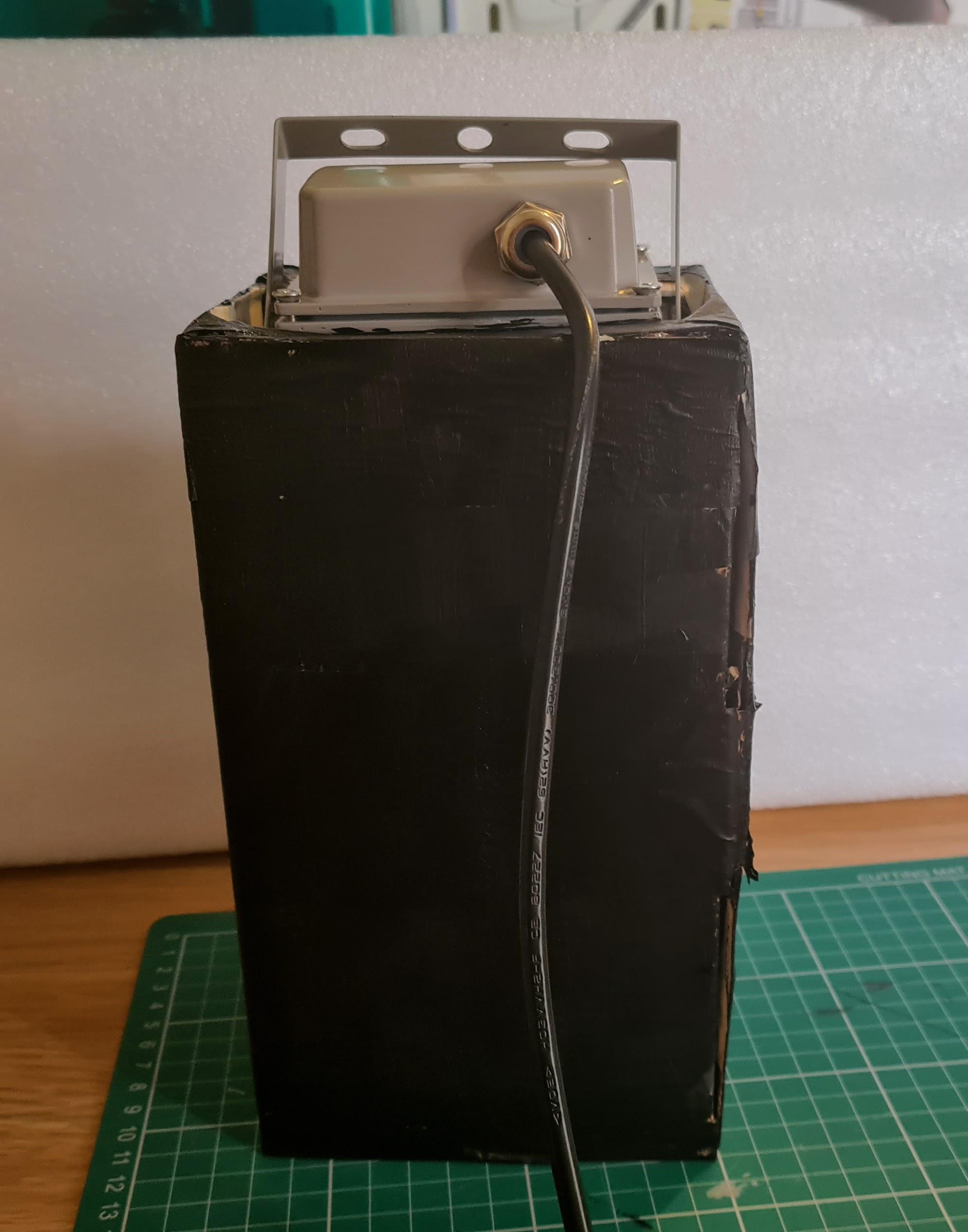 Resin Curing Station From a Cardboard Box : 5 Steps (with Pictures ...