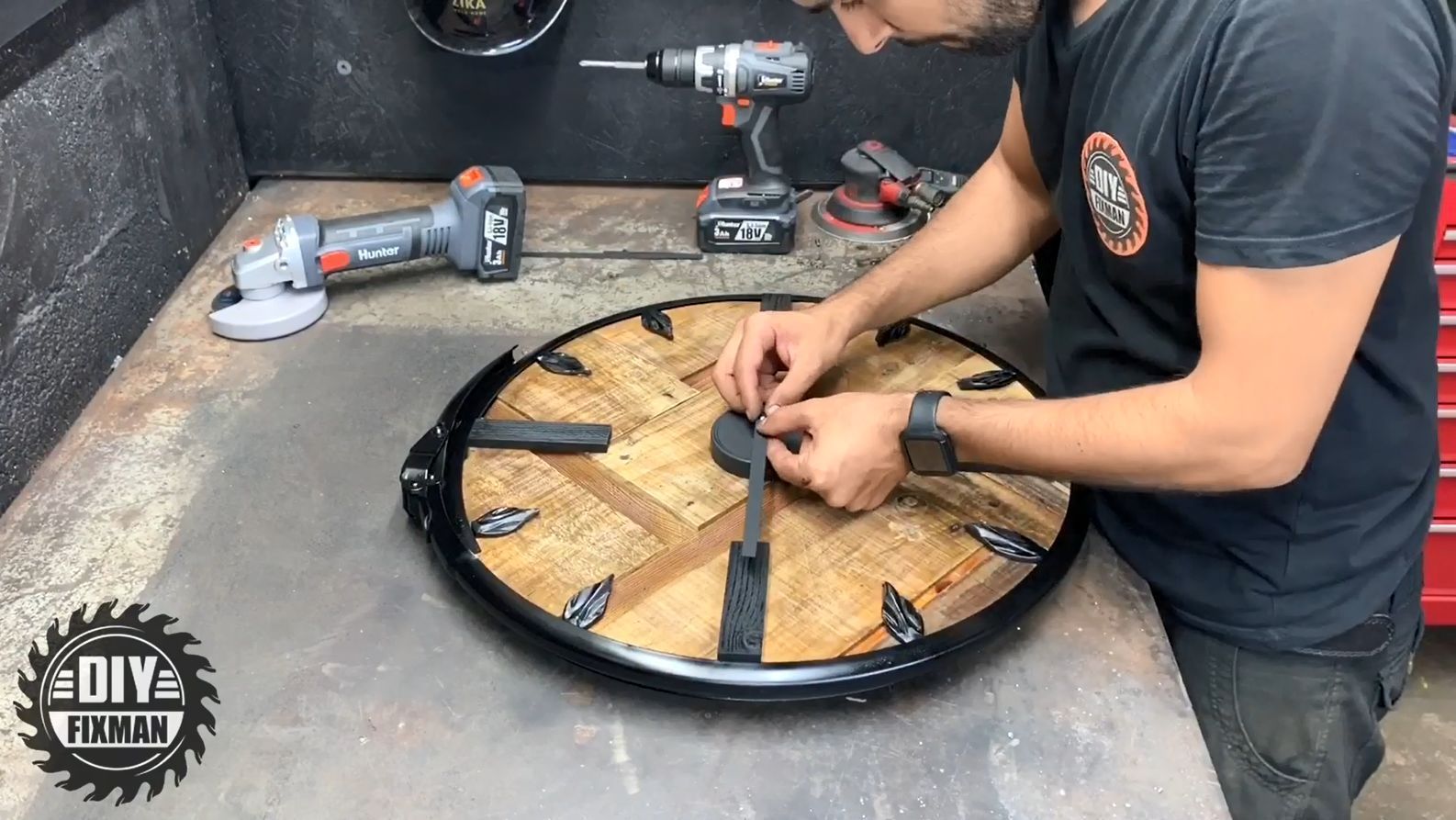 How to Build a Wall Clock Using Only Recycled Materials : 14 Steps ...