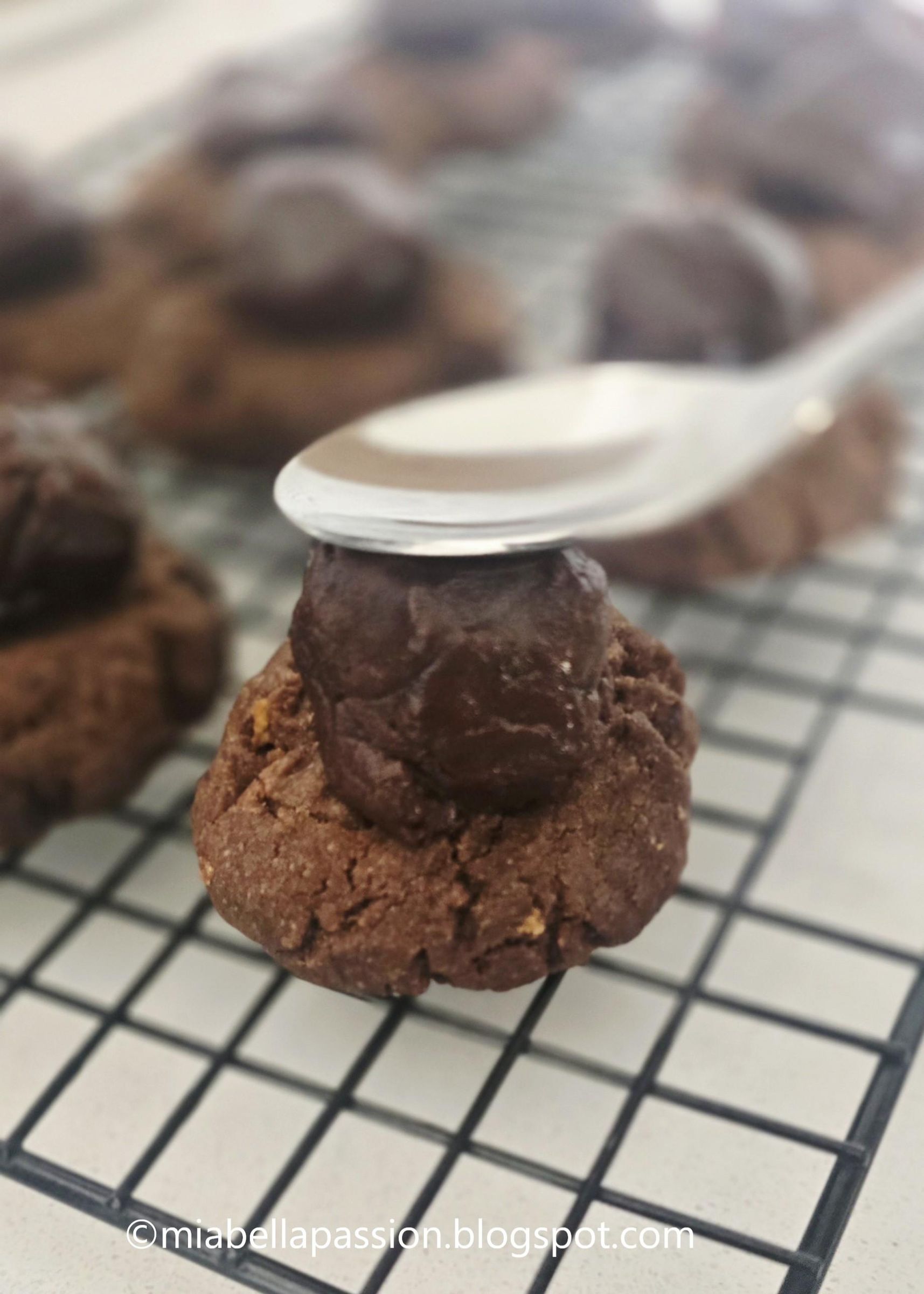 Delectable Almond Afghan Biscuits (with Pictures) - Instructables