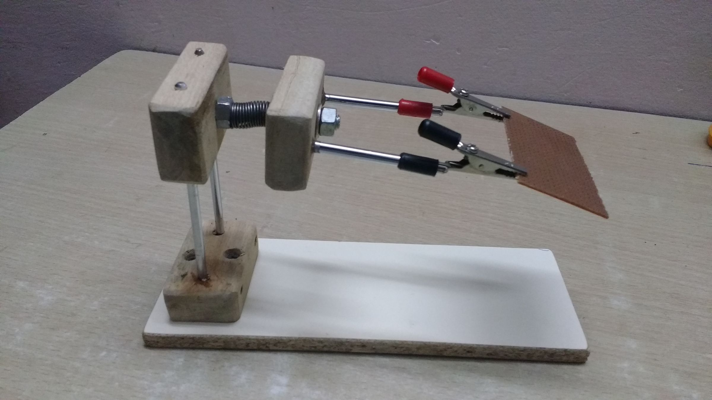 PCB HOLDER FOR EASY SOLDERING : 4 Steps (with Pictures) - Instructables