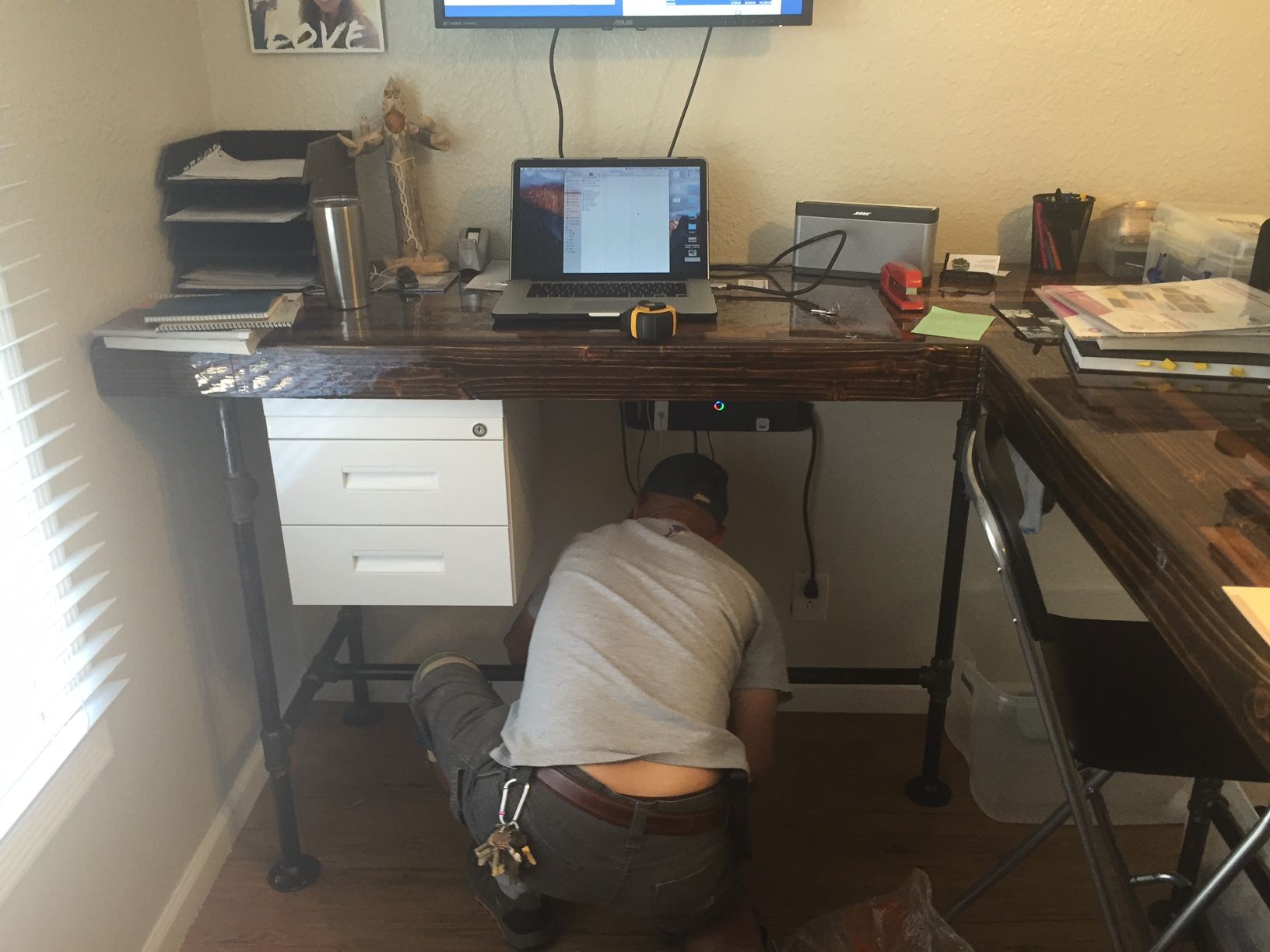 DIY Custom Standing Desk : 14 Steps (with Pictures) - Instructables