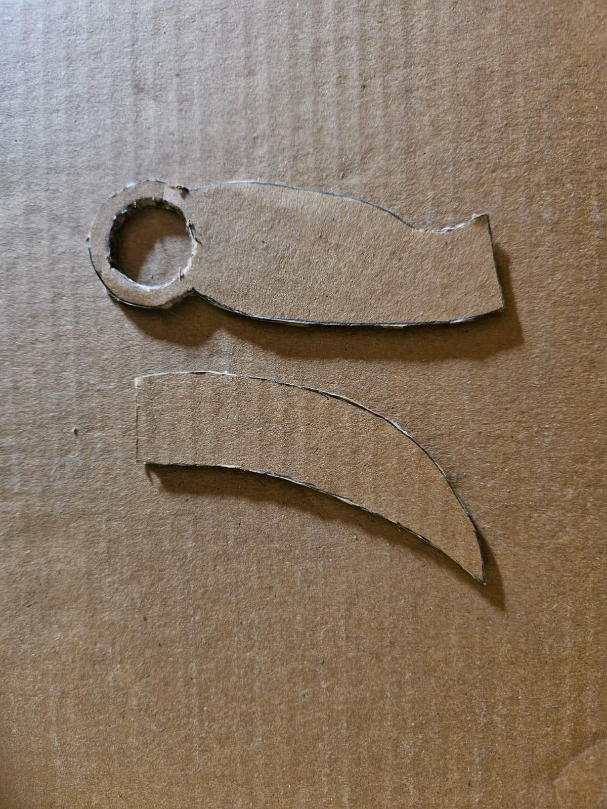 Cardboard Karambit : 8 Steps - Instructables