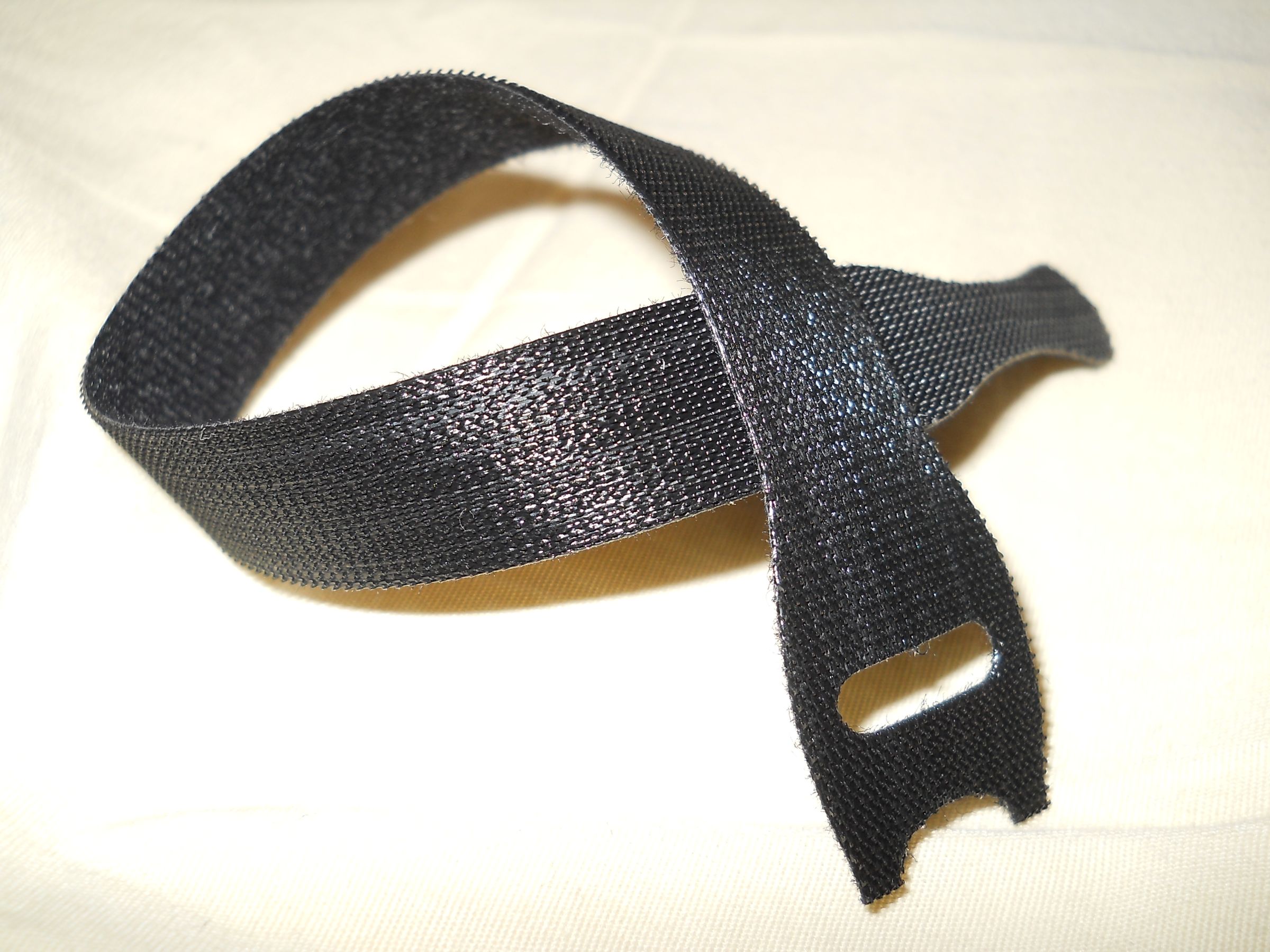 External Drive "Harness" for Laptops : 4 Steps - Instructables