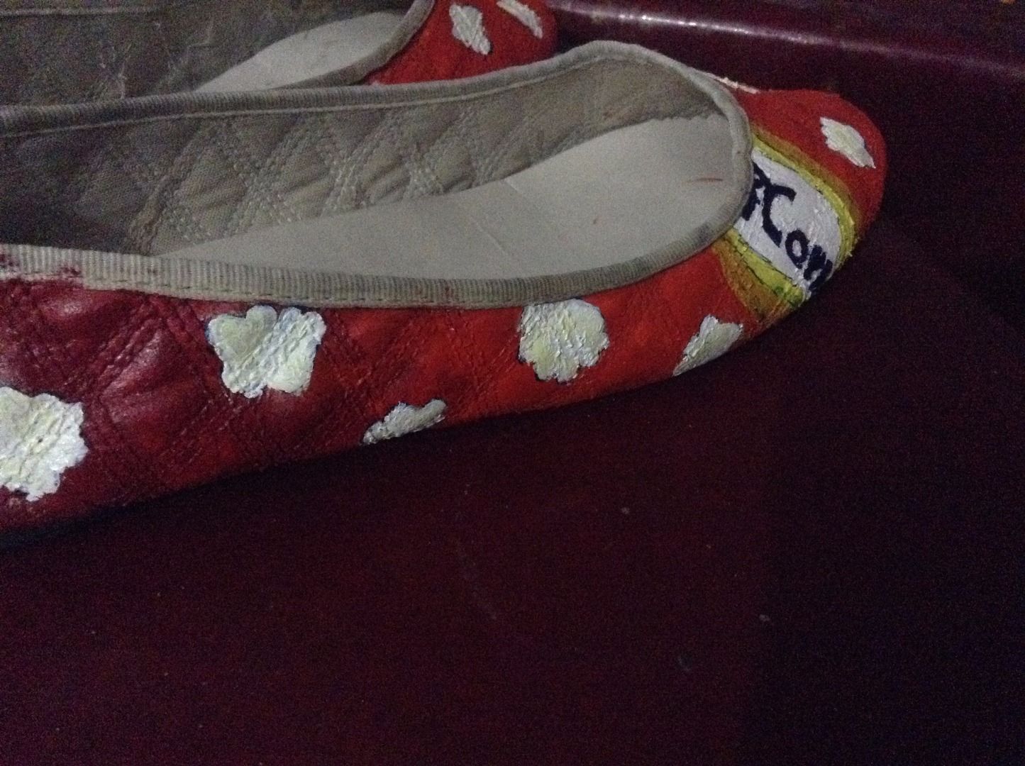 Updated Popcorn Shoes to Walk With Style : 10 Steps - Instructables