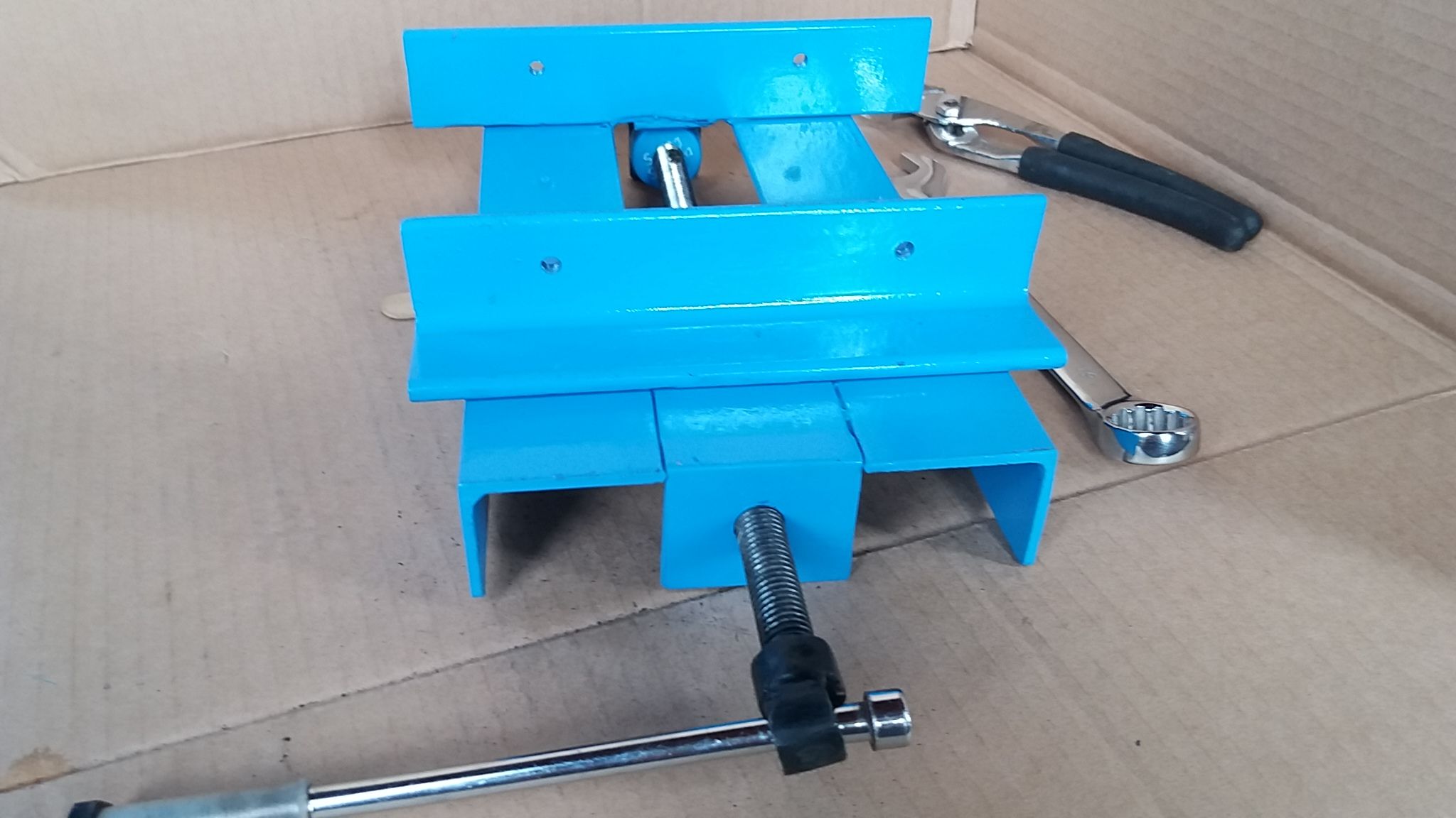 Bench Drill Made of Metal Scrap : 8 Steps (with Pictures) - Instructables