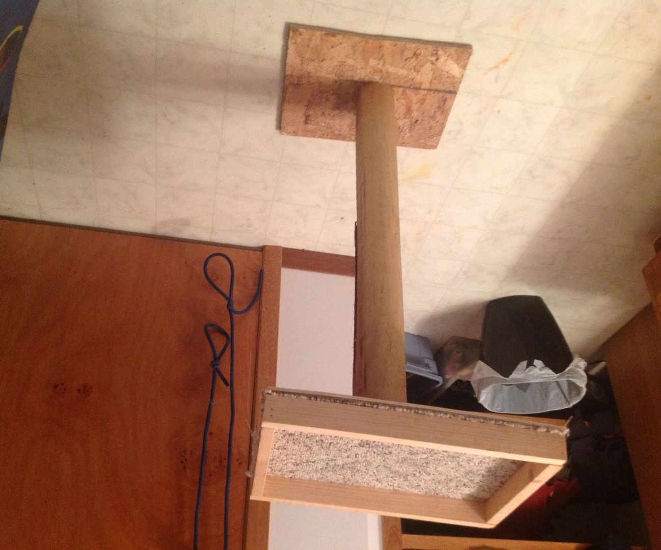 Quick Easy Cat Post : 3 Steps - Instructables