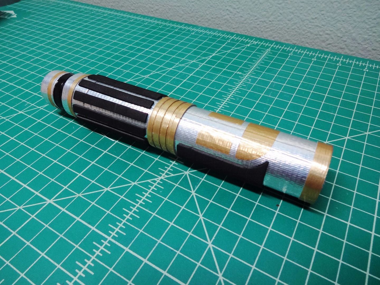 Easy $5 Lightsabers : 18 Steps (with Pictures) - Instructables