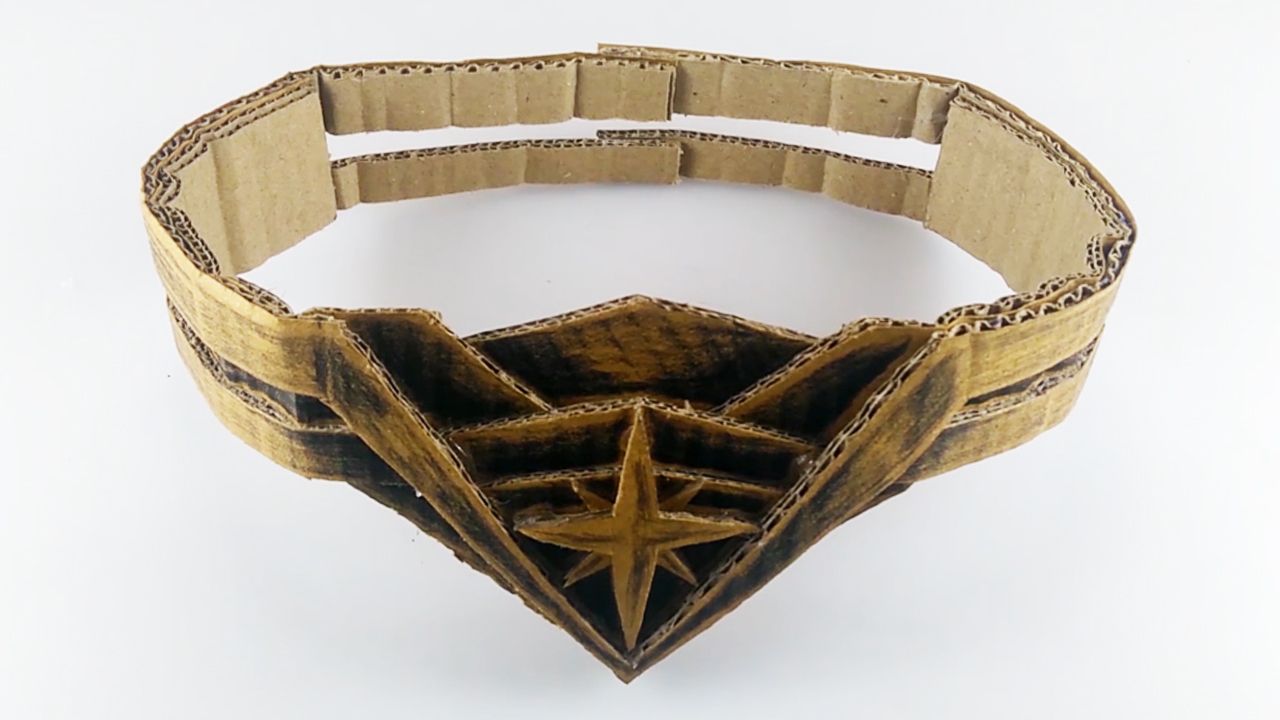 DIY Wonder Woman's TIARA Costume : 17 Steps (with Pictures) - Instructables