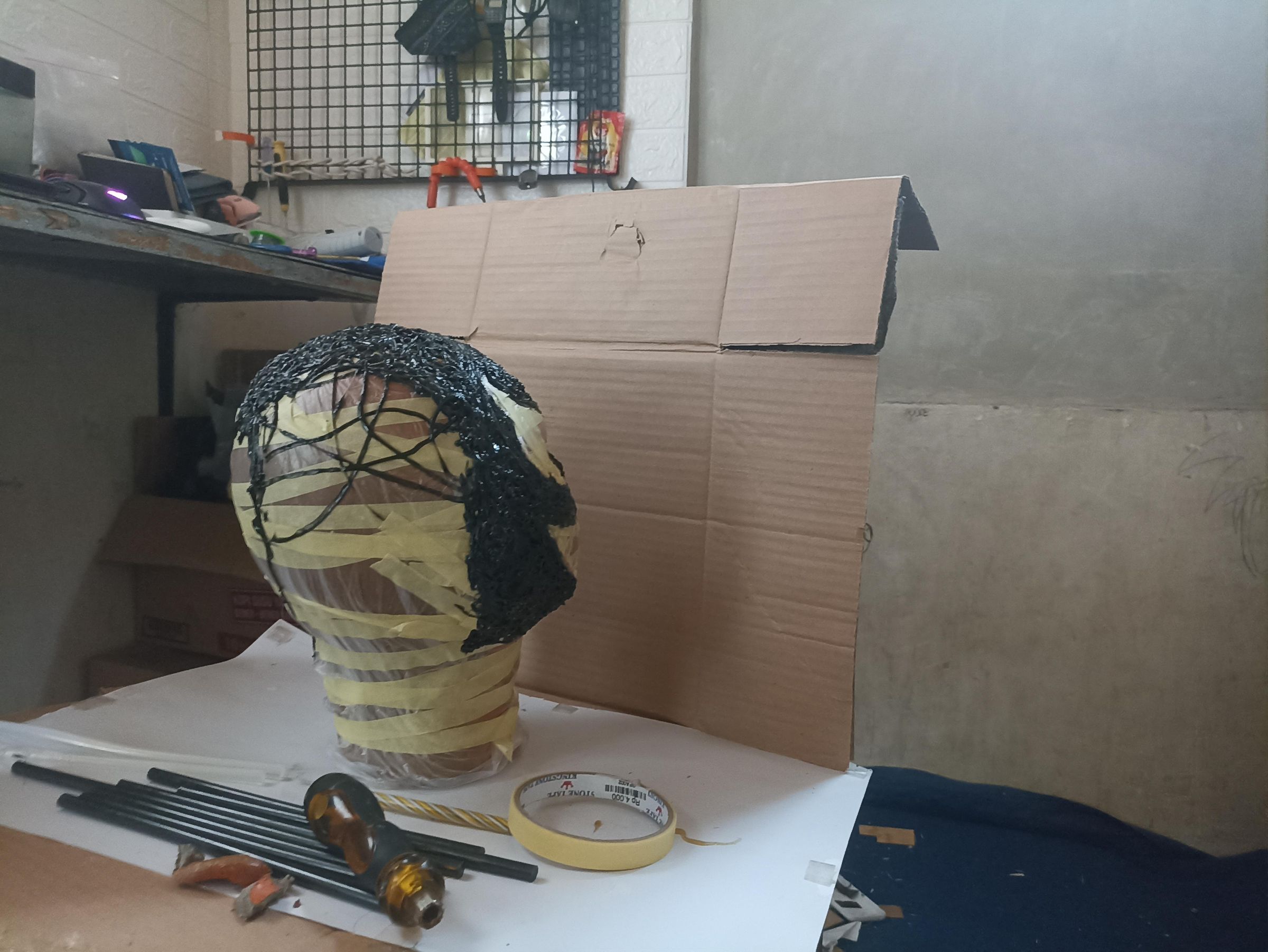 Making Venom Ruber Mask Made From Hot Glue : 8 Steps (with Pictures ...